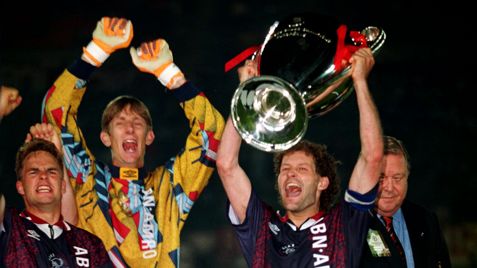 Former Man Utd Goalkeeper Edwin Van Der Sar In Intensive Care After