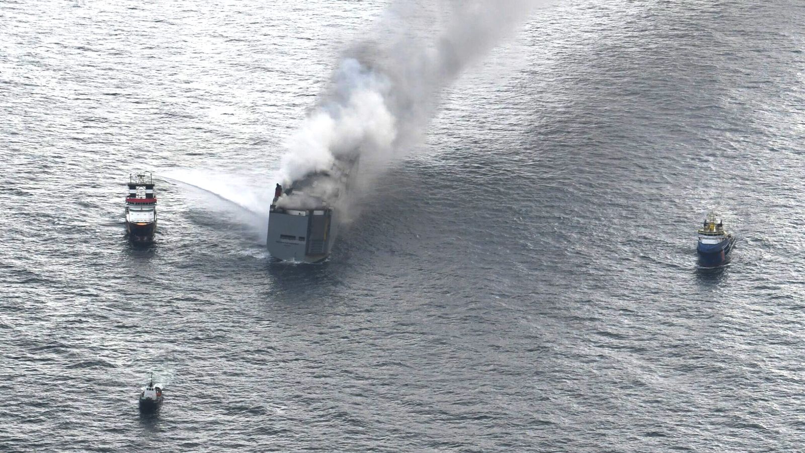 One killed in cargo ship fire in Netherlands - with electric car ...