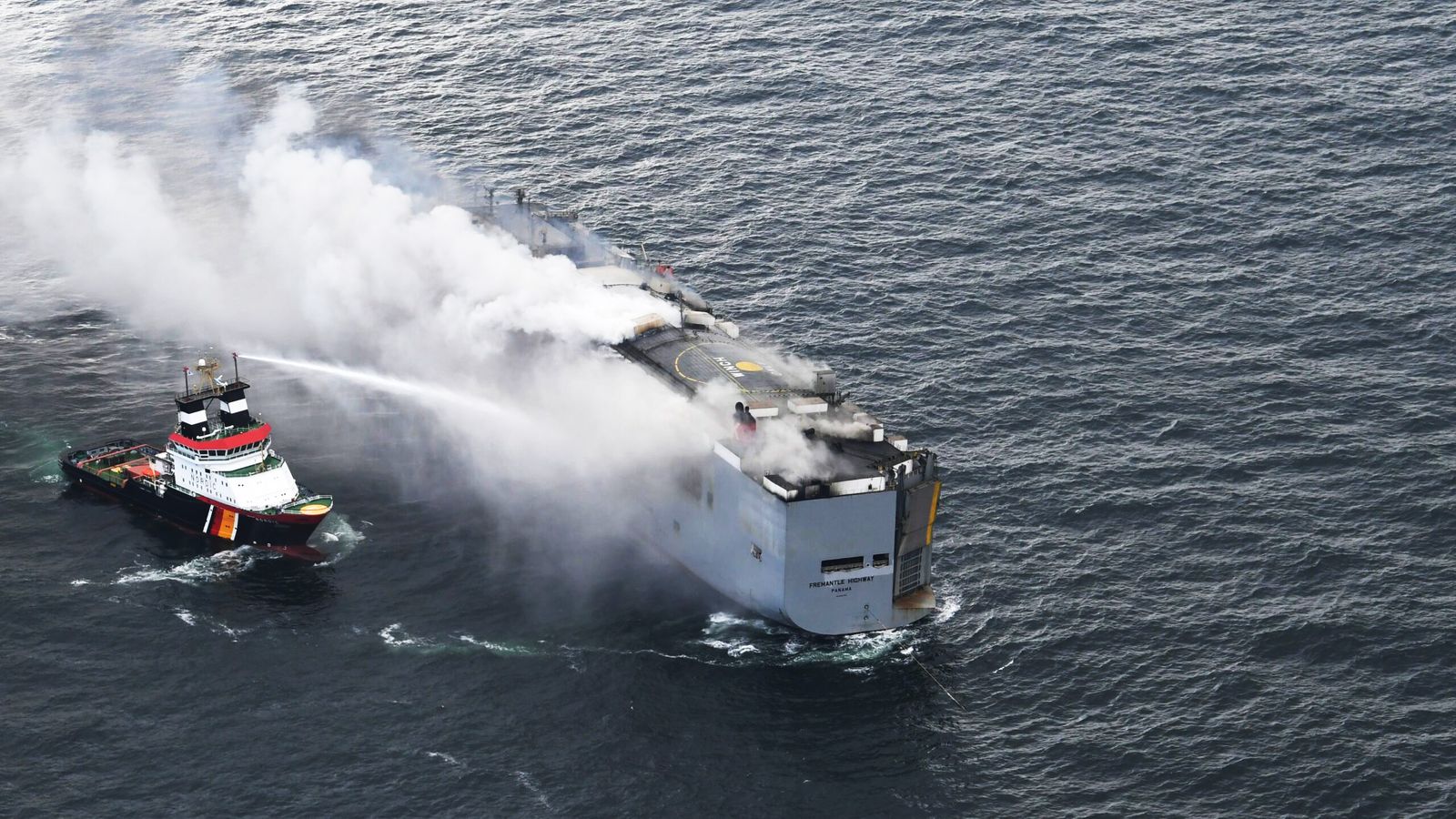 One killed in cargo ship fire in Netherlands - with electric car ...
