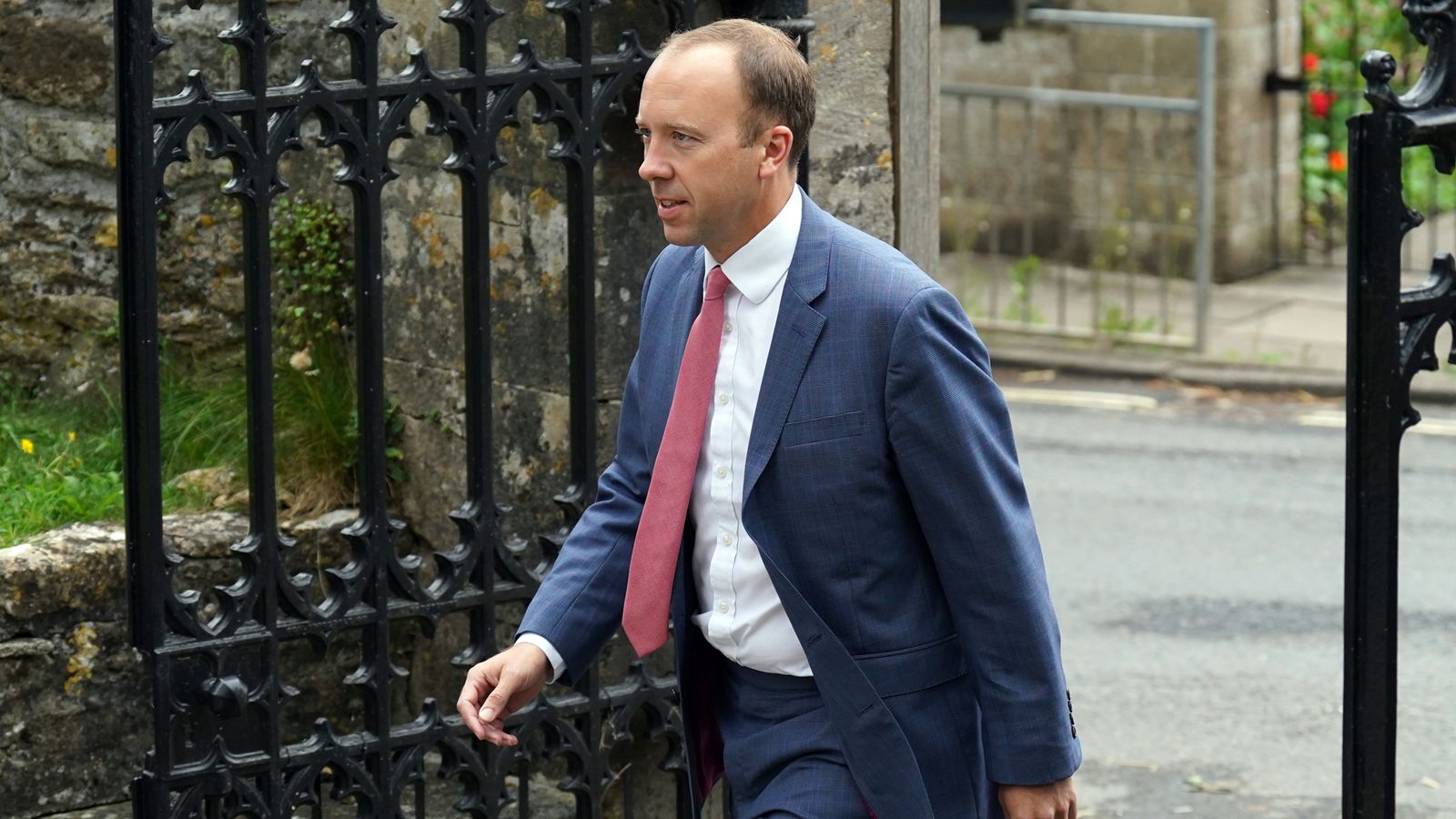 Just Stop Oil denies link to woman who threw confetti over George ...