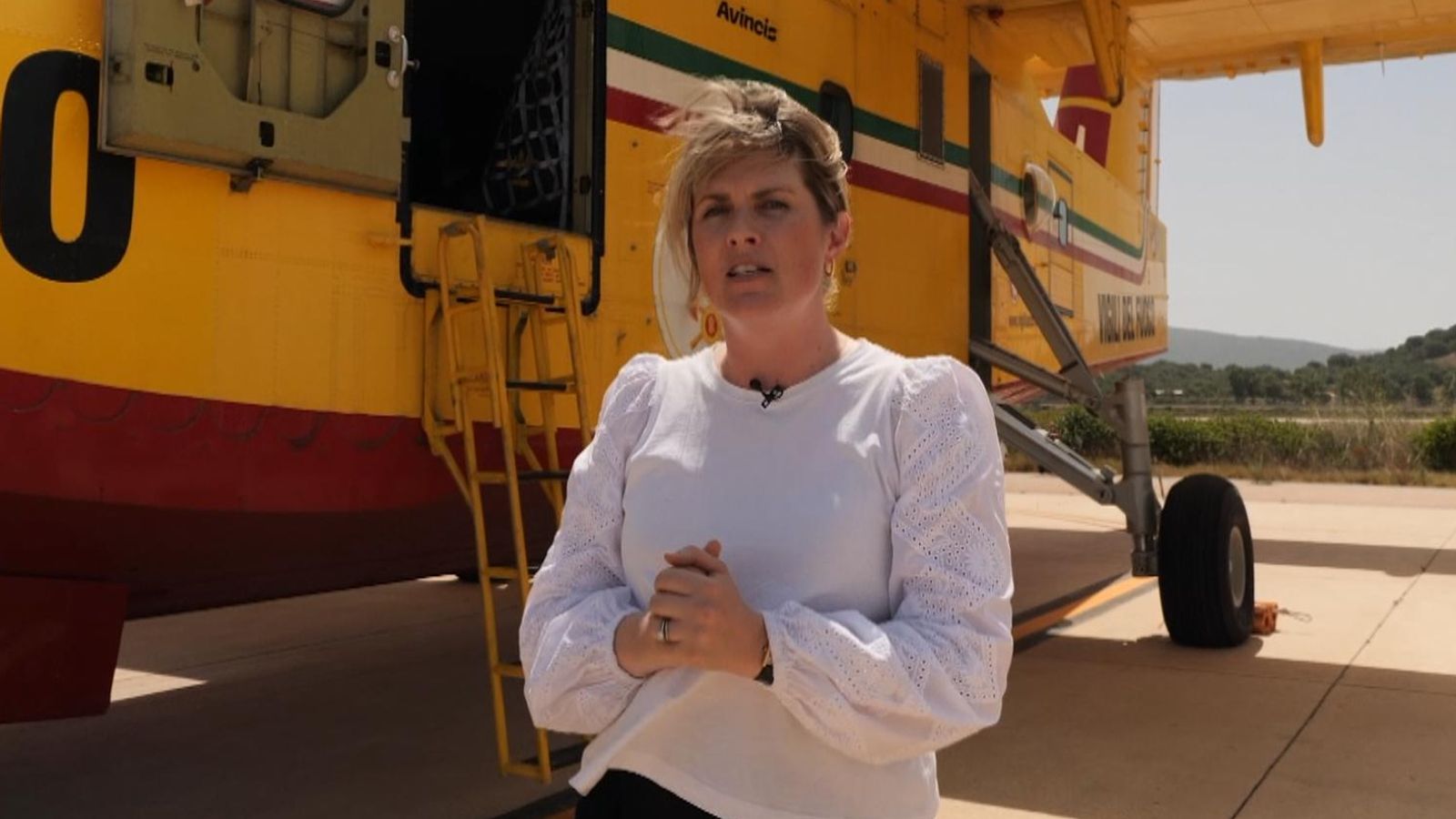 Europe heatwave: The planes being used to combat wildfires | World News ...