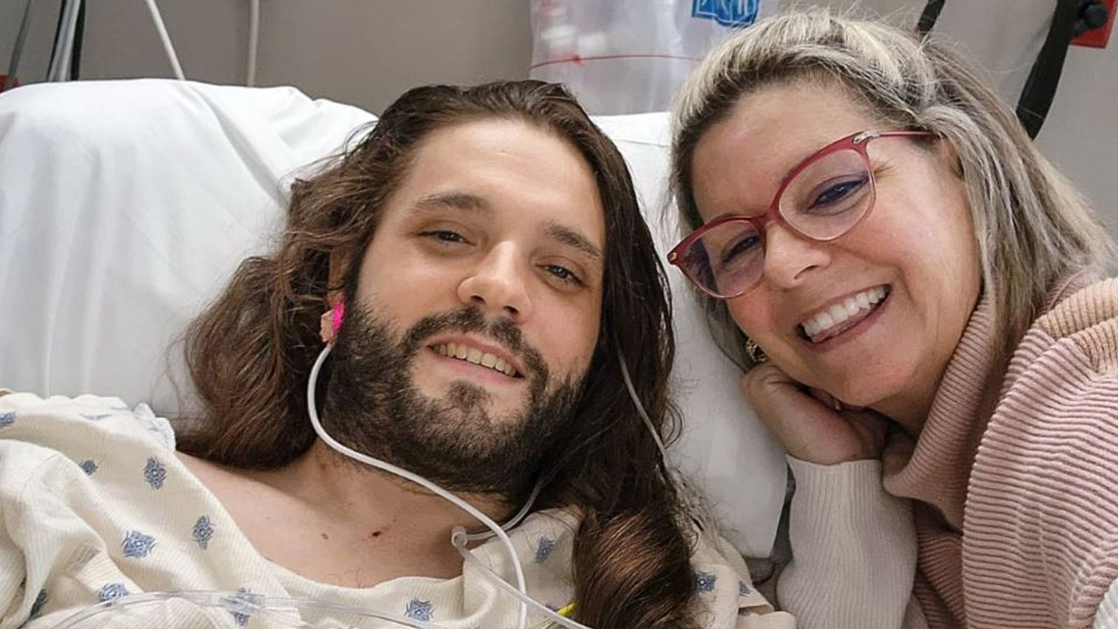 More than $100,000 raised for Texas man who lost hands and toes after ...