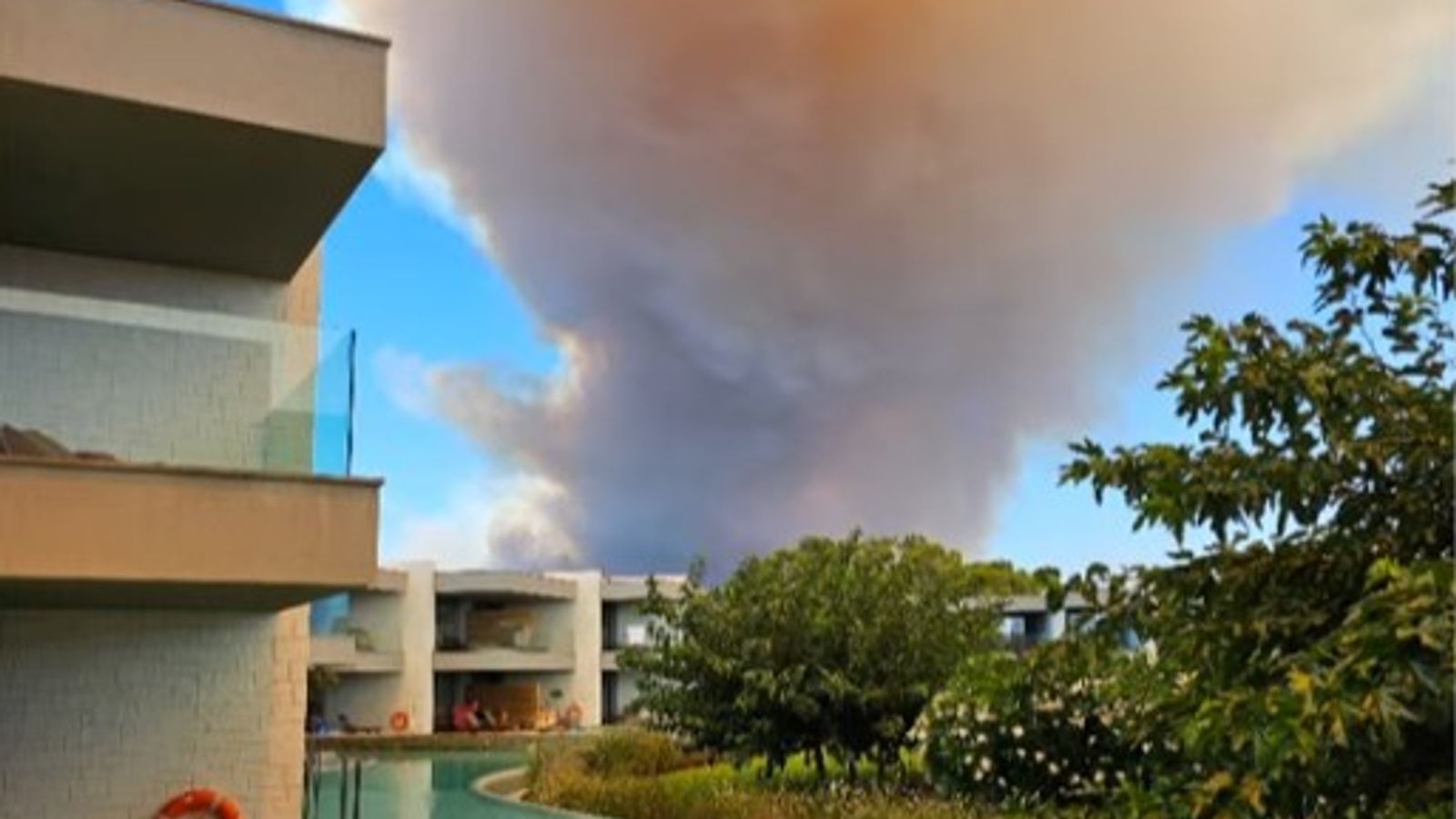 British family fleeing Rhodes face nightmare scenario of 'towering ...