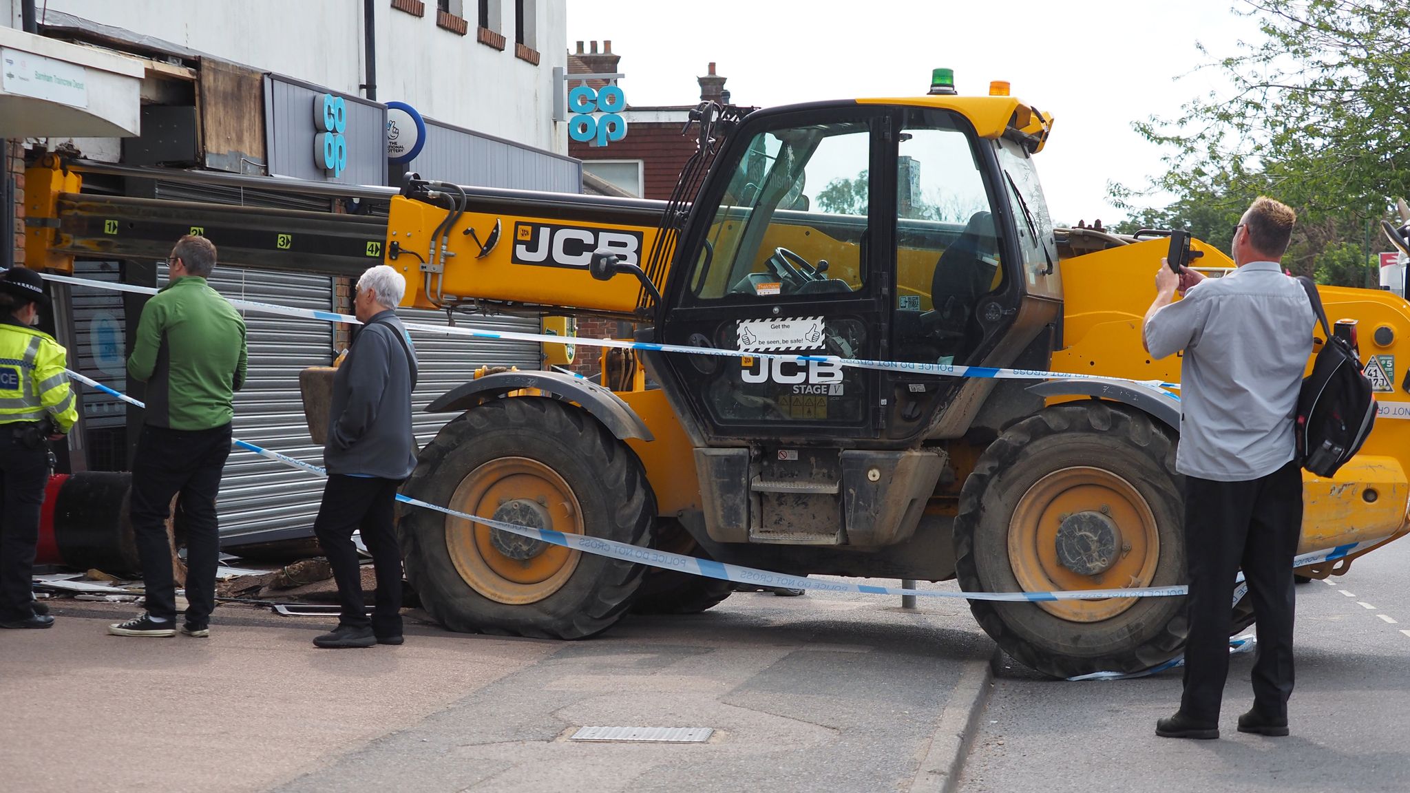 Man arrested after 'trying to steal supermarket cash machine using ...