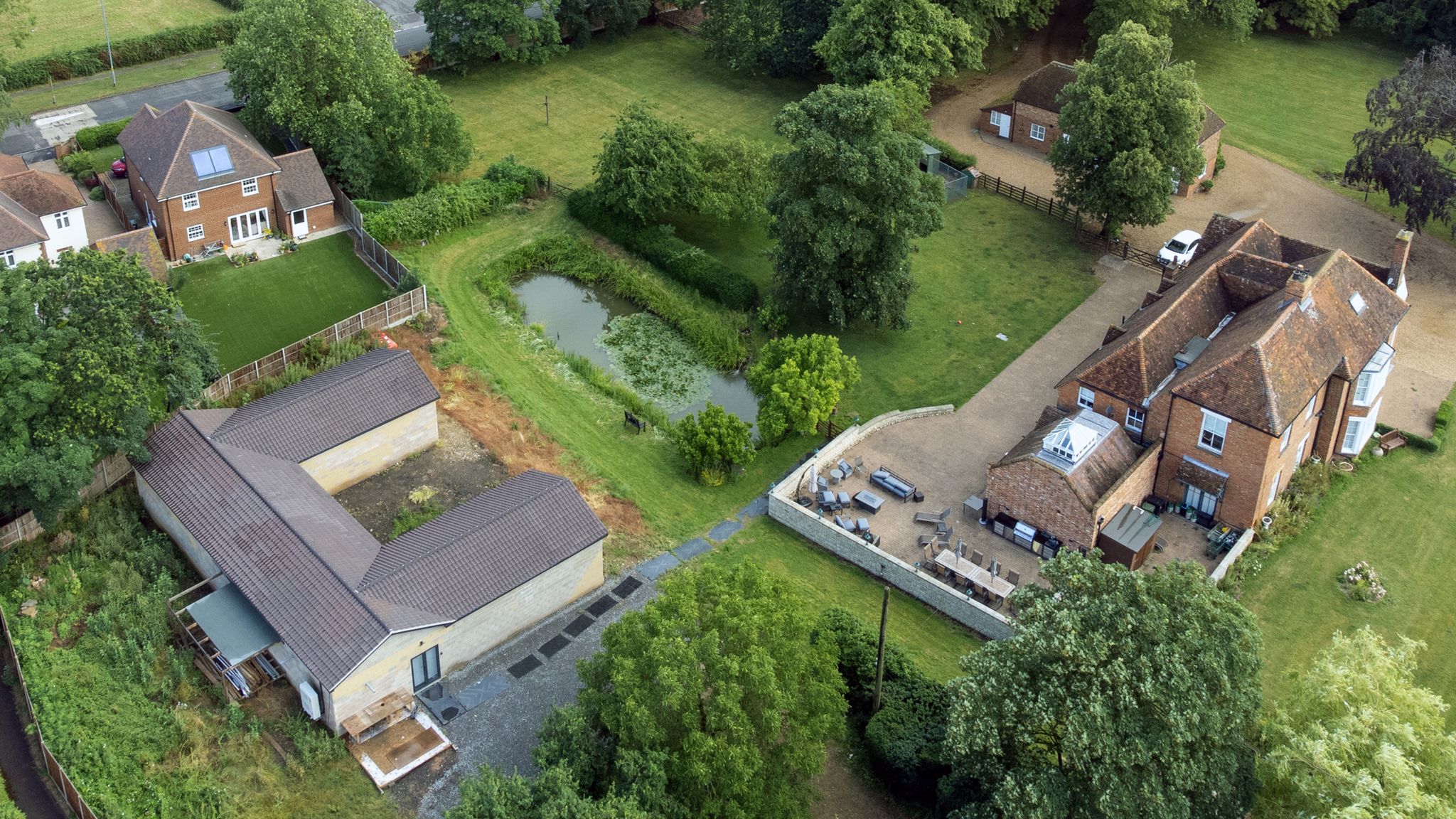 Captain Tom Foundation: What has happened and why is there an inquiry ...