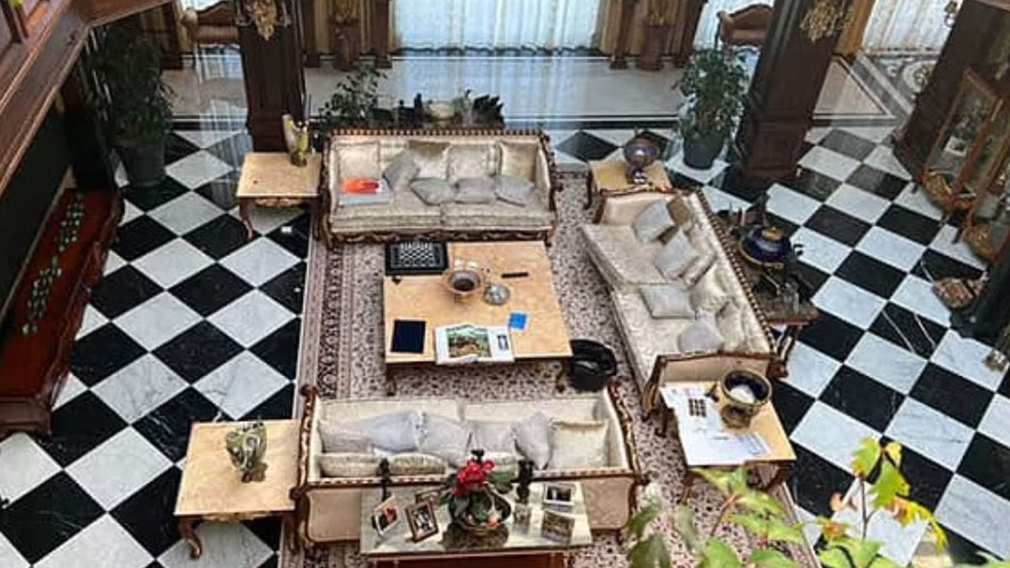 Wigs, guns and gold bars found by Russian security services in raid of ...
