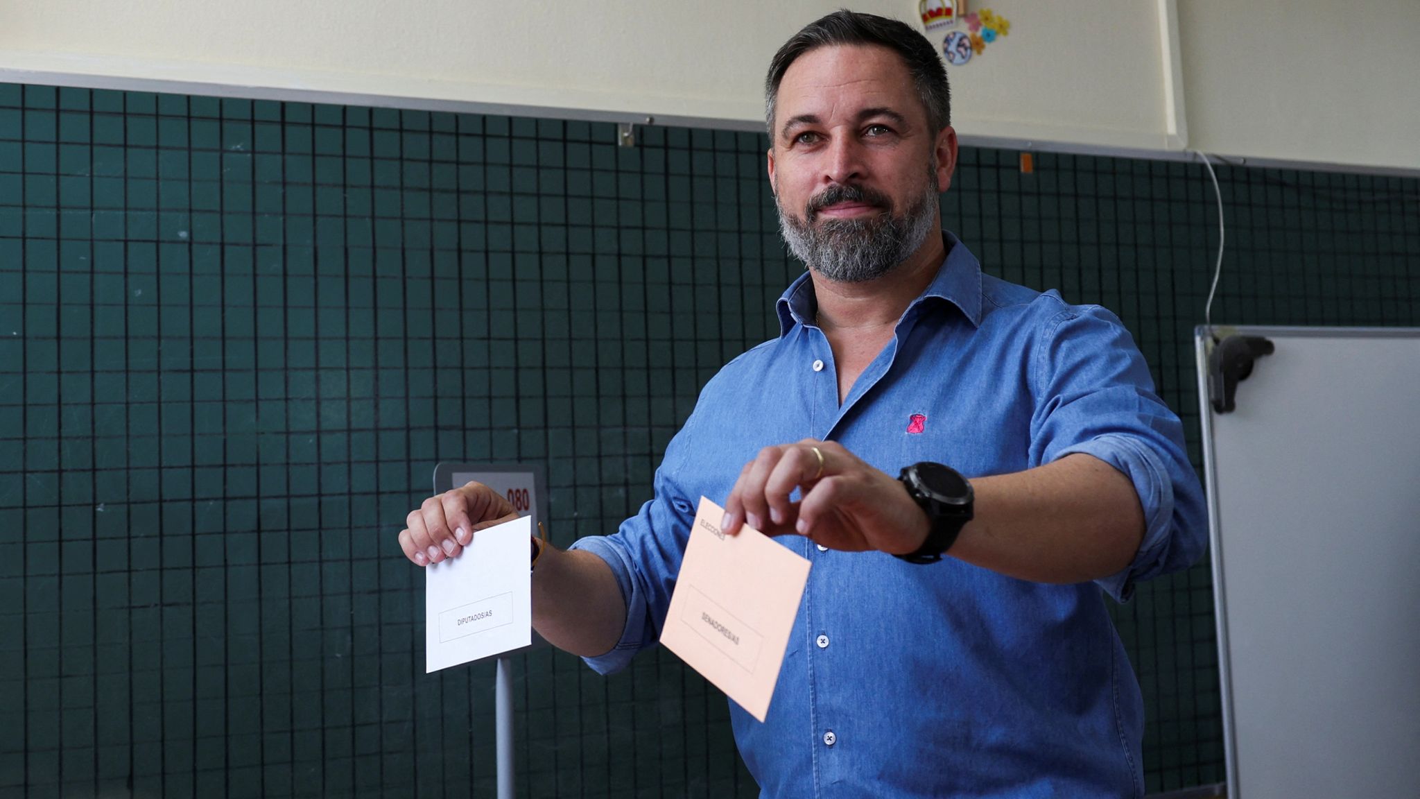 Spain election: Exit polls suggest far-right Vox could help Popular ...