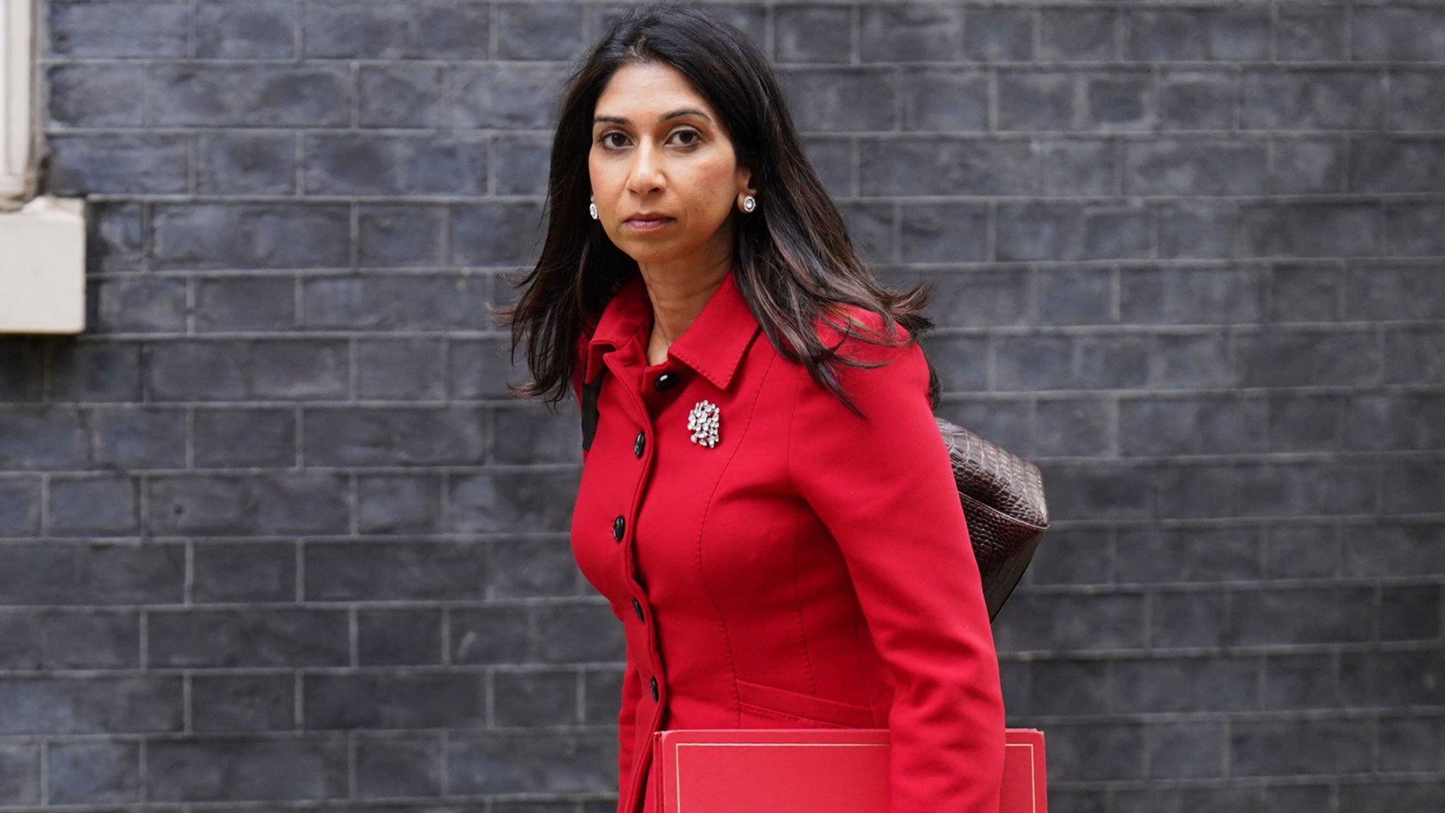 Government announces task force to target 'crooked' immigration lawyers ...