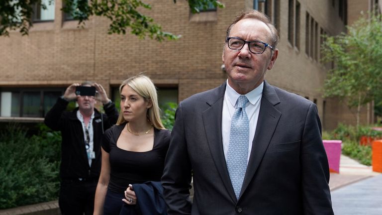 Kevin Spacey tells jury of 'romantic' touching | News UK Video News ...