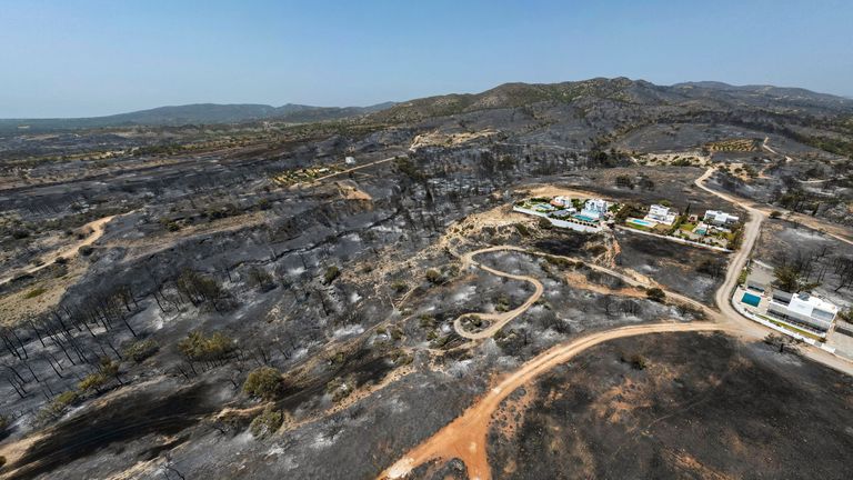 Wildfires - latest: Flames reach edge of Athens; update from TUI ...