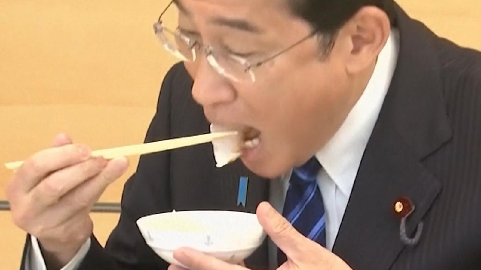 Japanese ministers eat Fukushima fish to show it’s safe after nuclear ...