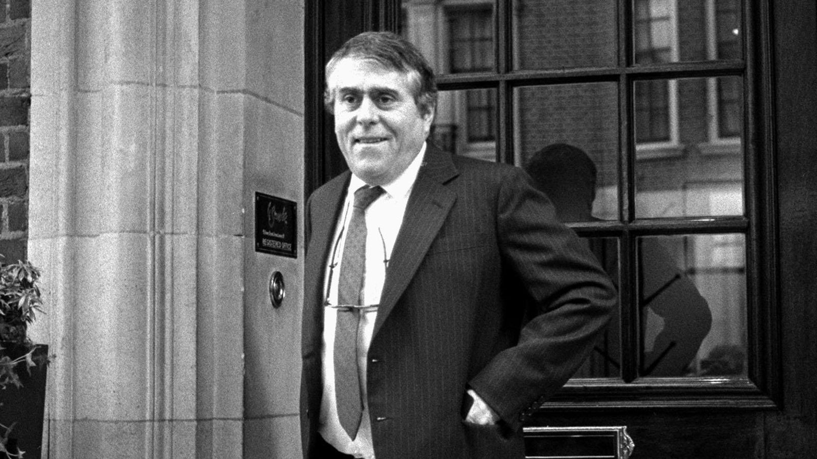 Le Gavroche: Michel Roux Jr to close renowned London restaurant for ...