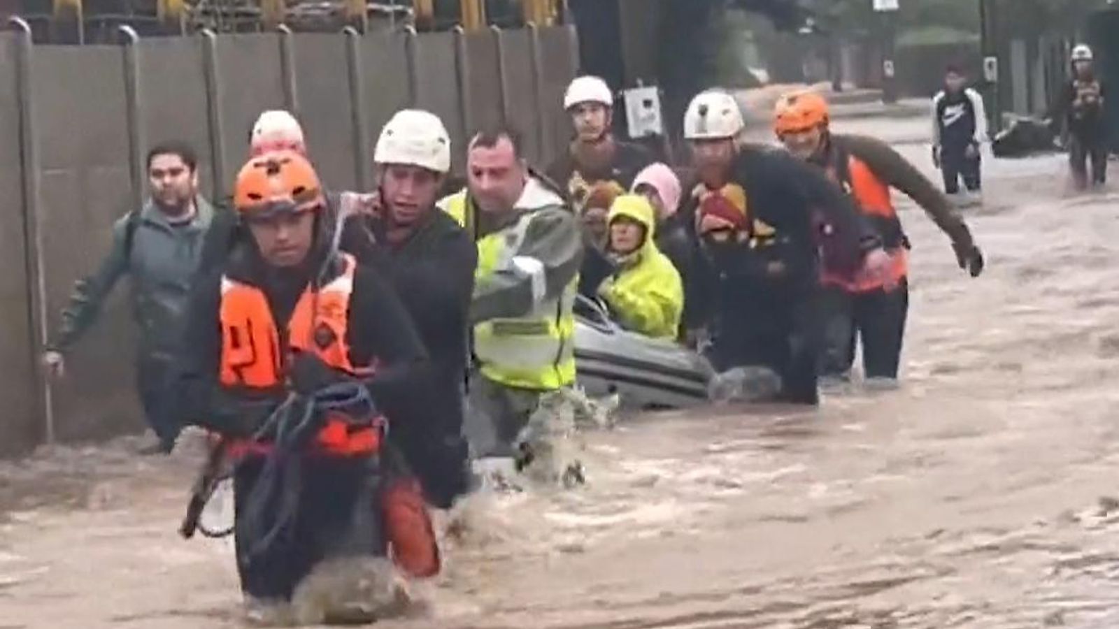 Chile: At least three killed, 31,000 evacuated in 'historic' floods ...