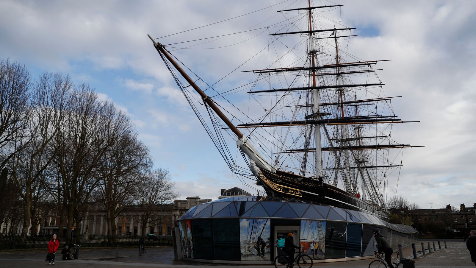 'Ghostly' remains of historic ship designed by Cutty Sark shipbuilder ...