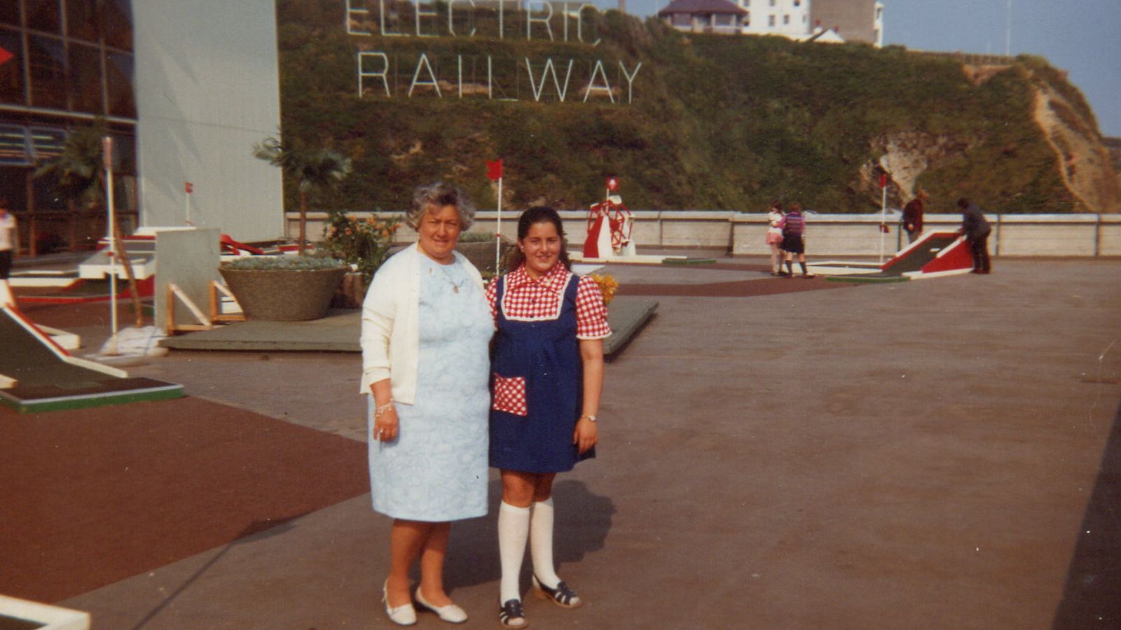 Summerland disaster: Families fight for justice after holiday paradise ...