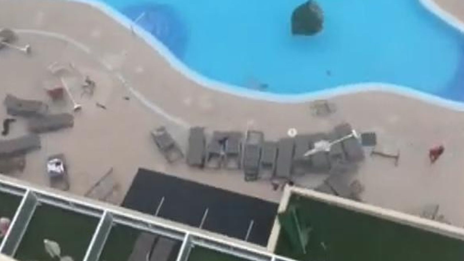 Mallorca: Powerful storm sends loungers flying as severe weather hits ...