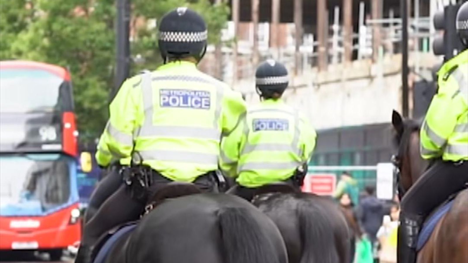 Metropolitan Police respond to crime threat to Oxford Street posted on ...