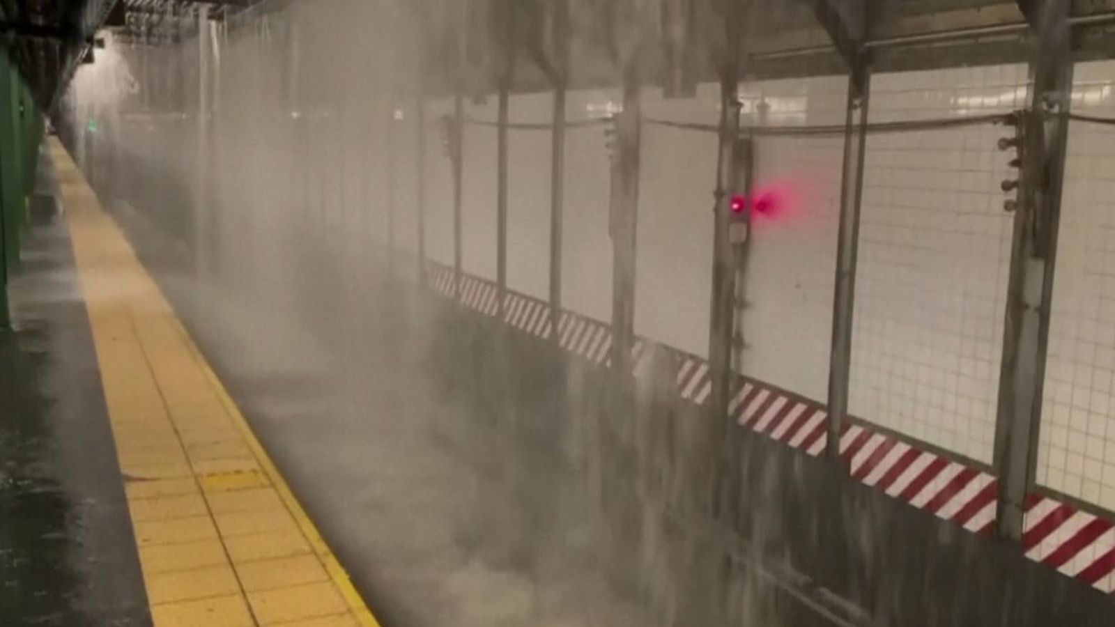 New York: Burst water pipe floods Times Square streets and subway ...