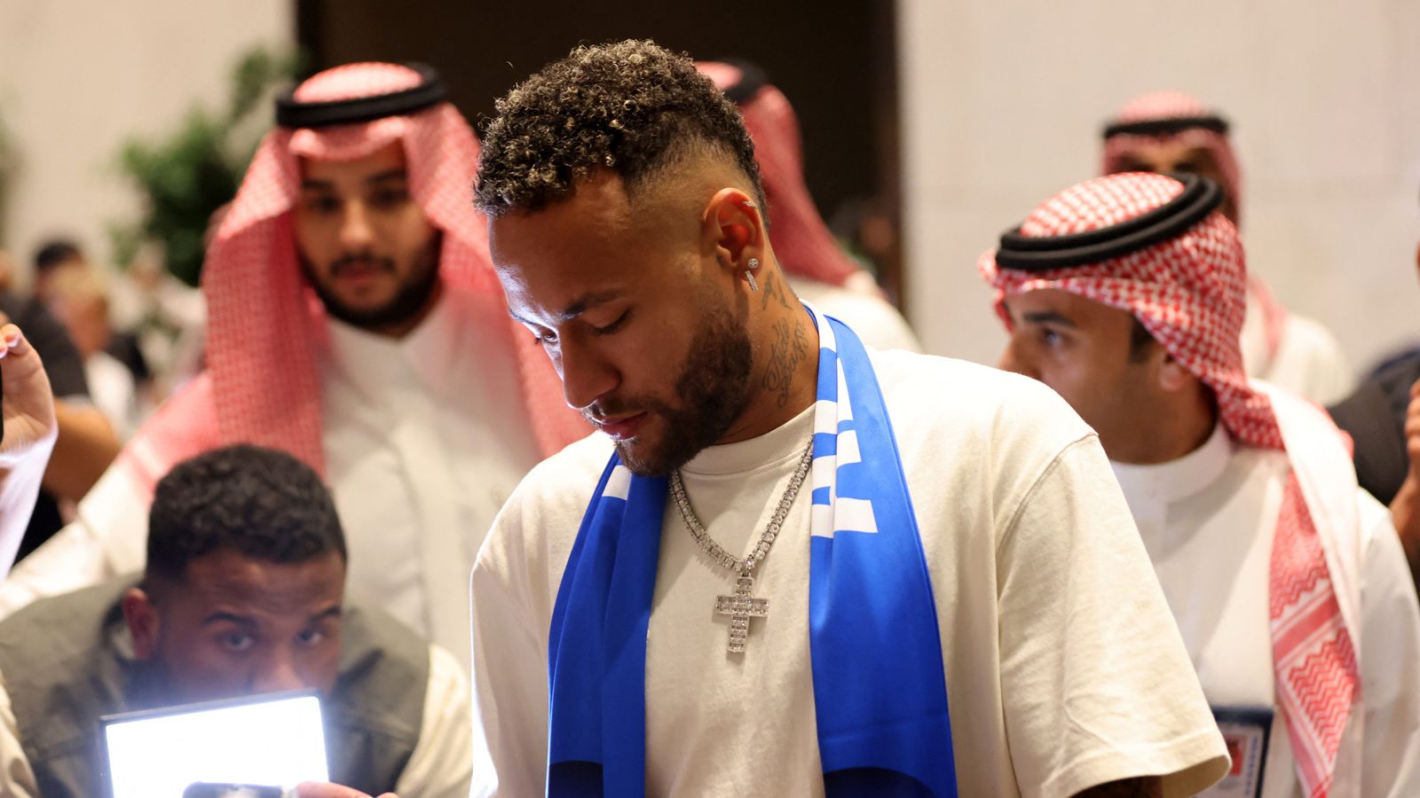 Neymar arrives in Saudi Arabia after signing for Pro League side Al ...