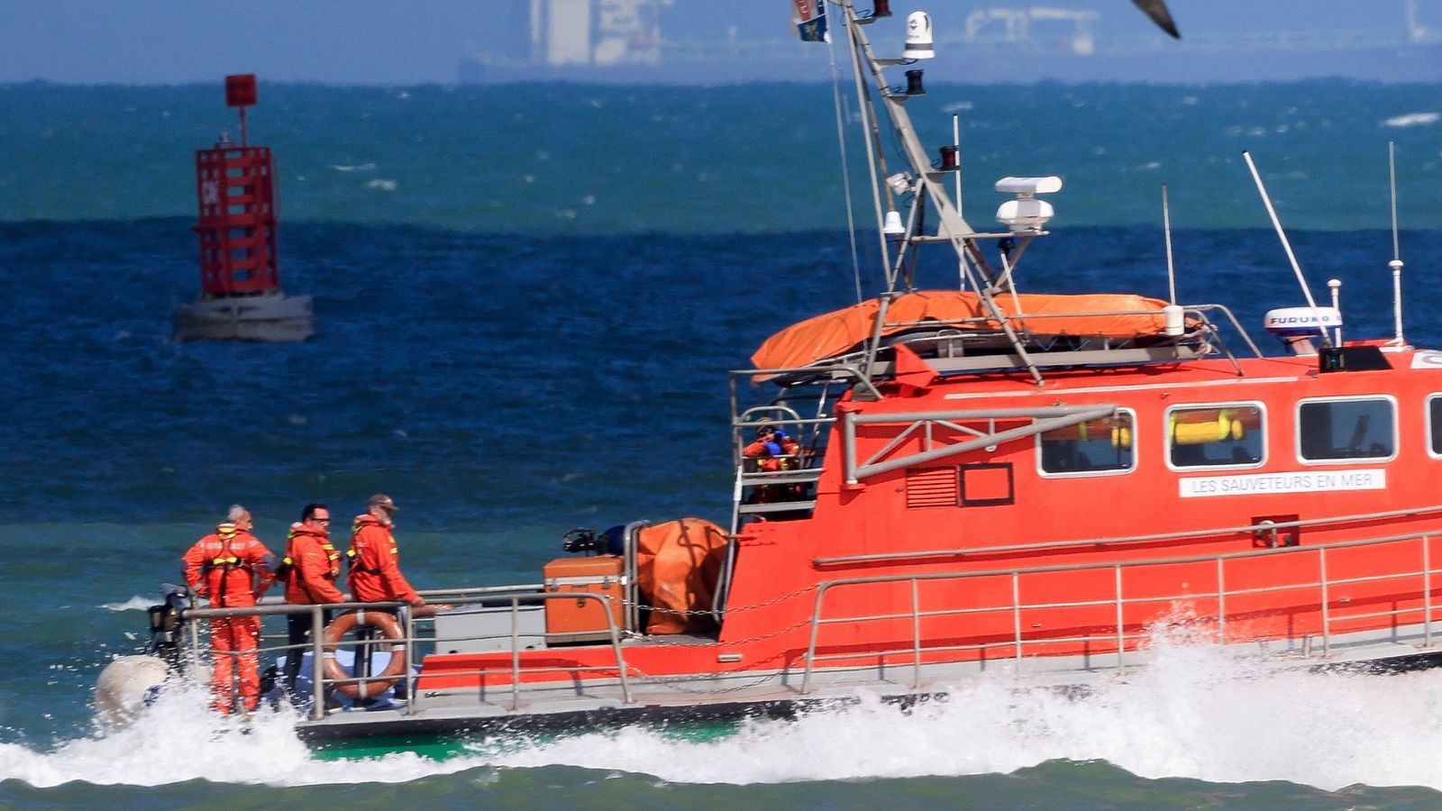 Tories want to create dividing lines with Labour - but small boats week ...