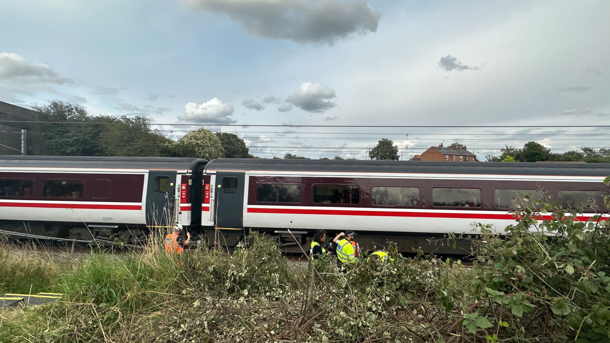 Sergeant Graham Saville: Nottinghamshire police officer hit by train ...