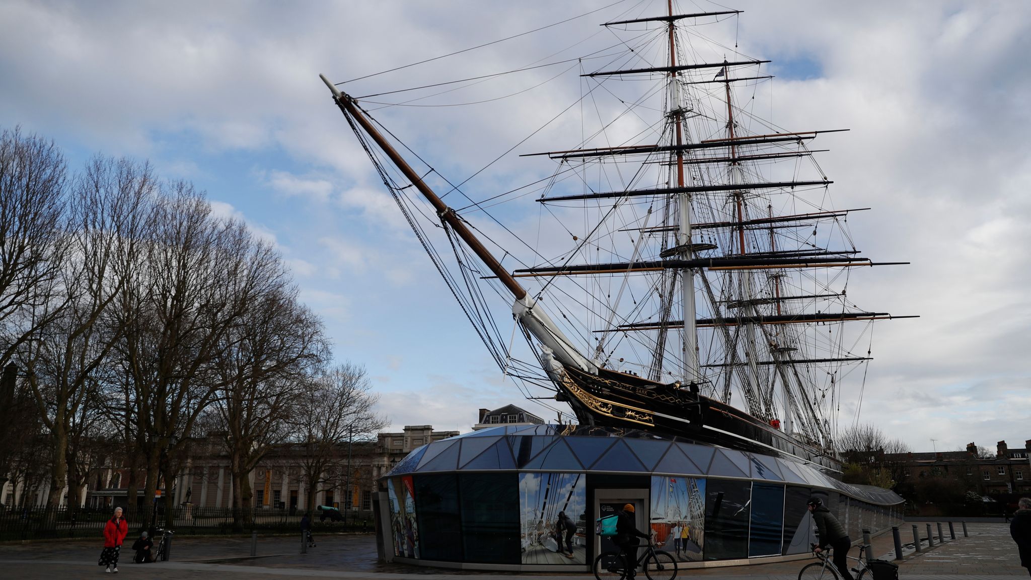 'Ghostly' remains of historic ship designed by Cutty Sark shipbuilder ...