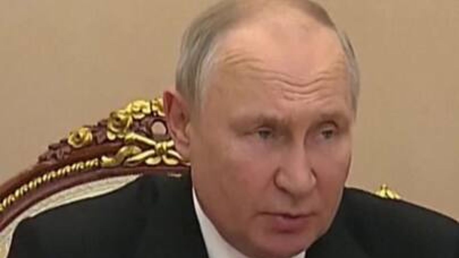 Vladimir Putin orders former Wagner commander to form 'volunteer units' | World News | Sky News