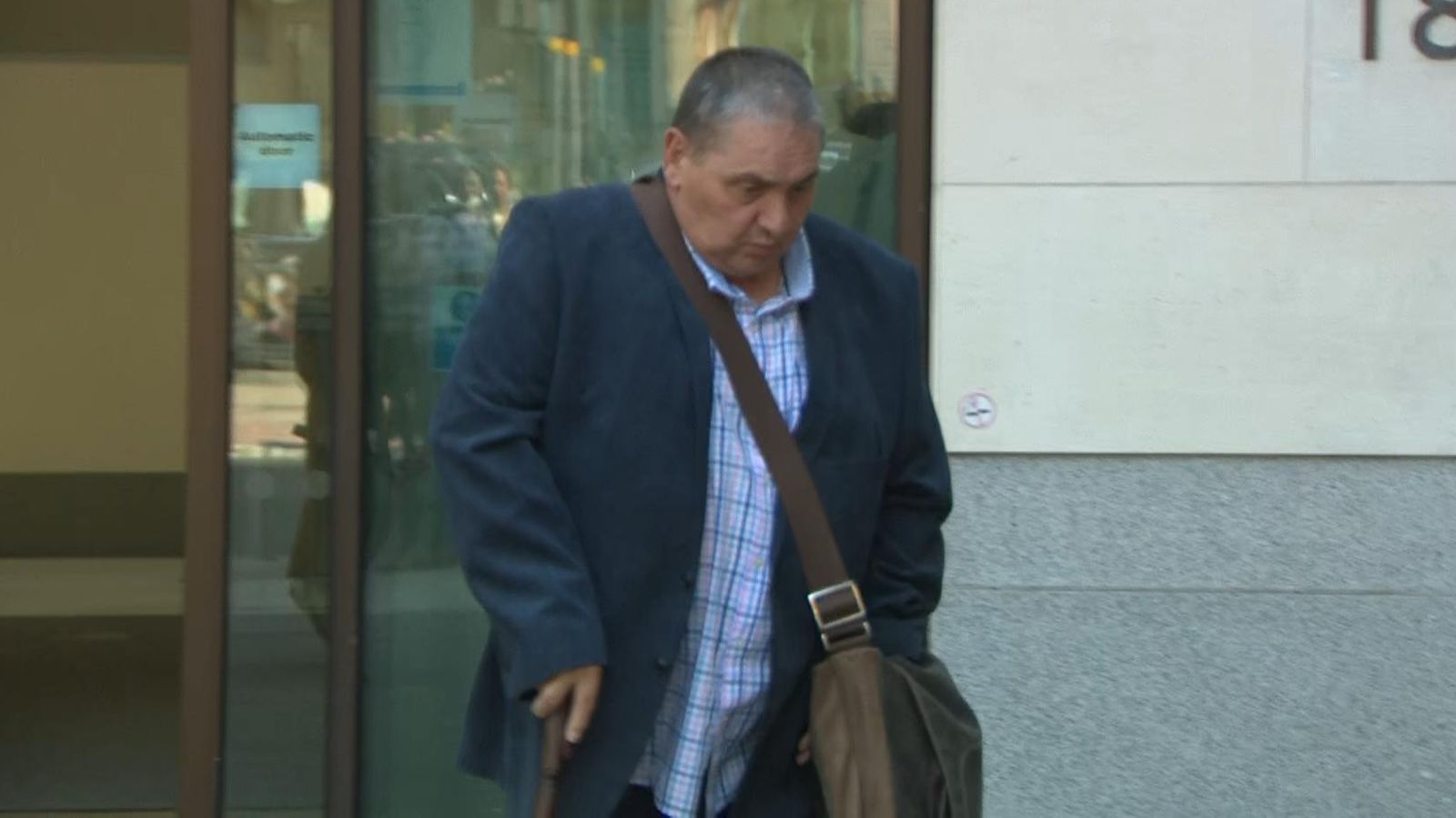 Five former Met Police officers admit to sending racist WhatsApp ...