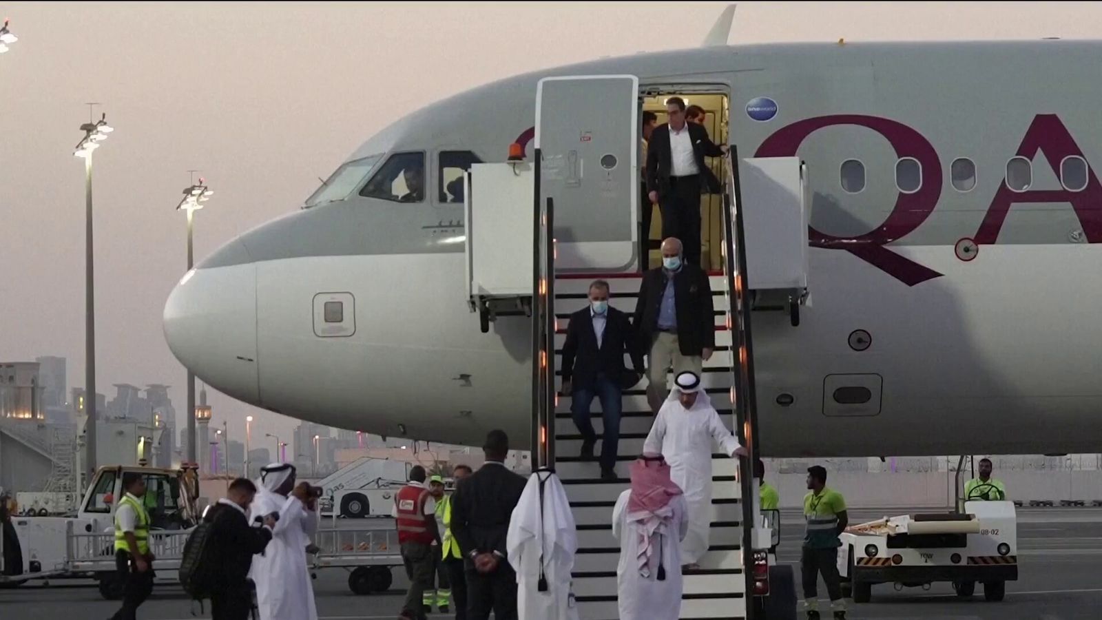 Iran: Former detainees land in Doha after £4.8bn deal | News UK Video ...