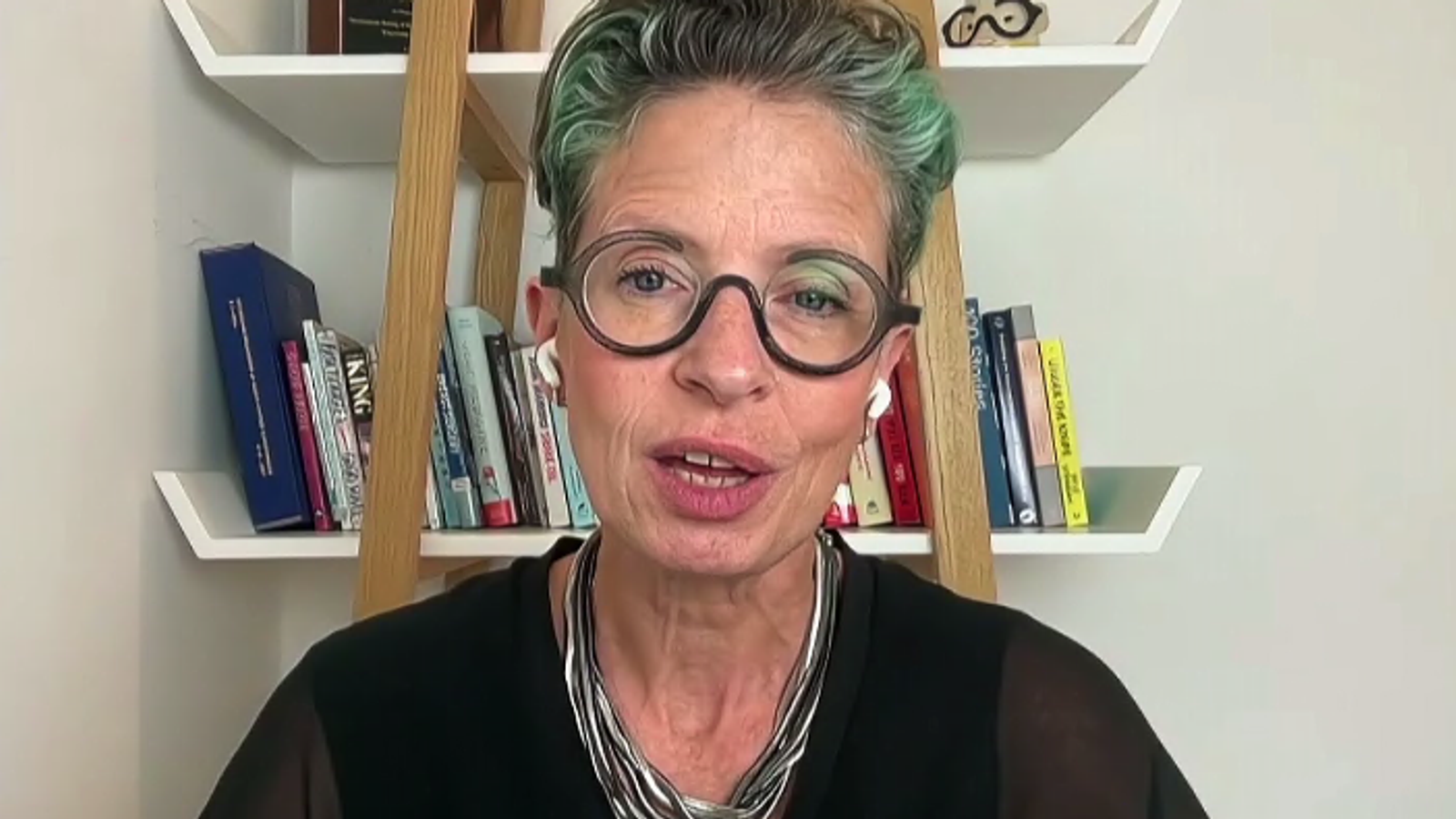 Medical abuse: Retired surgeon says she experienced sexual harassment ...