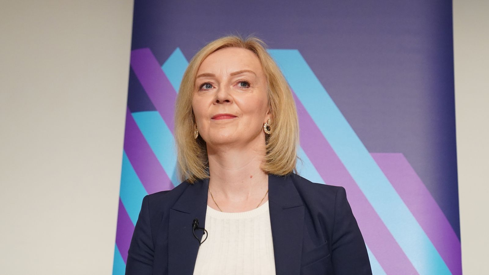 Liz Truss says she tried to 'rear, fatten and slaughter the pig' as she ...