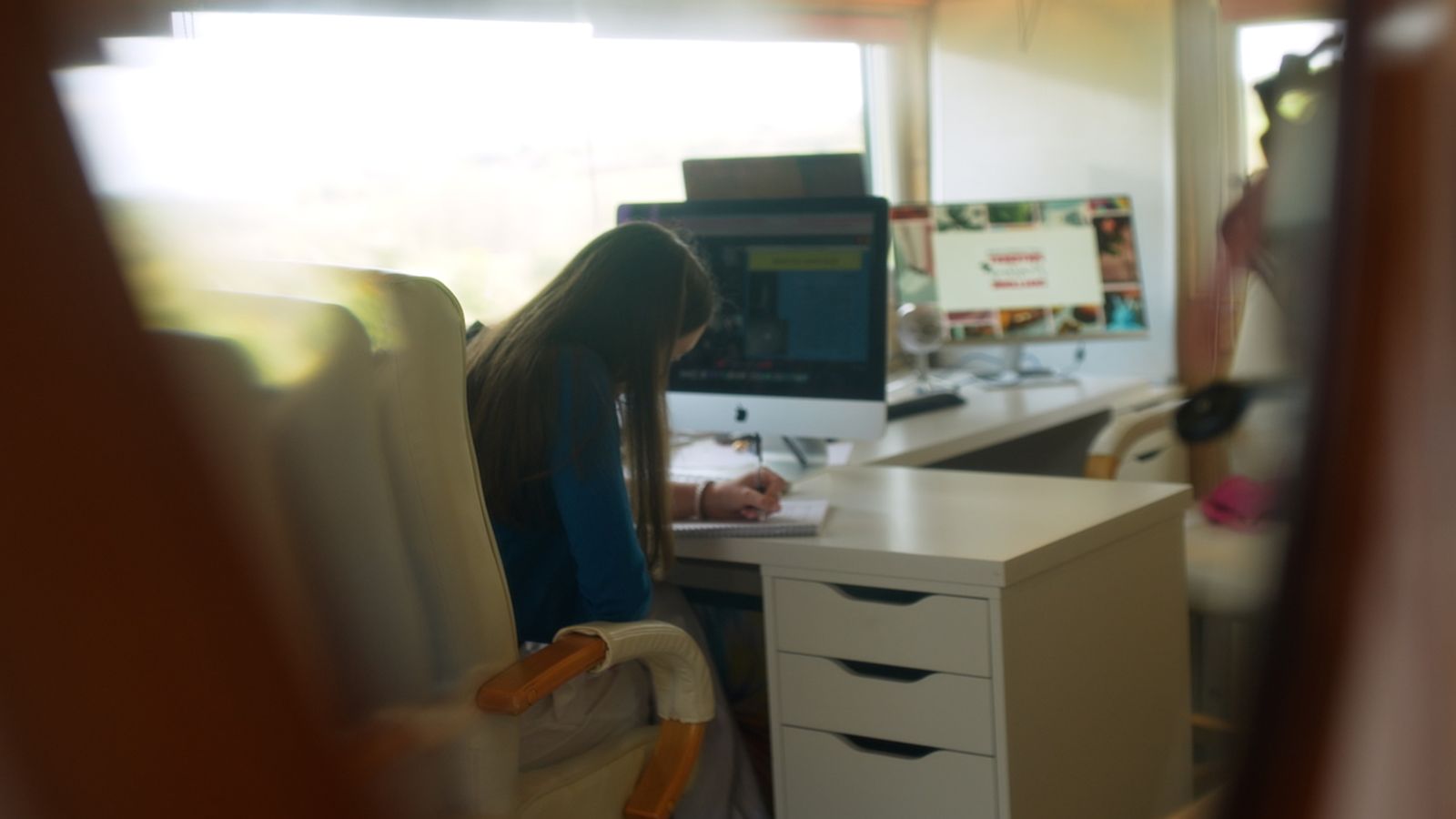 The rise of online schools: School was 'like walking into a literal hell hole' | News UK Video ...