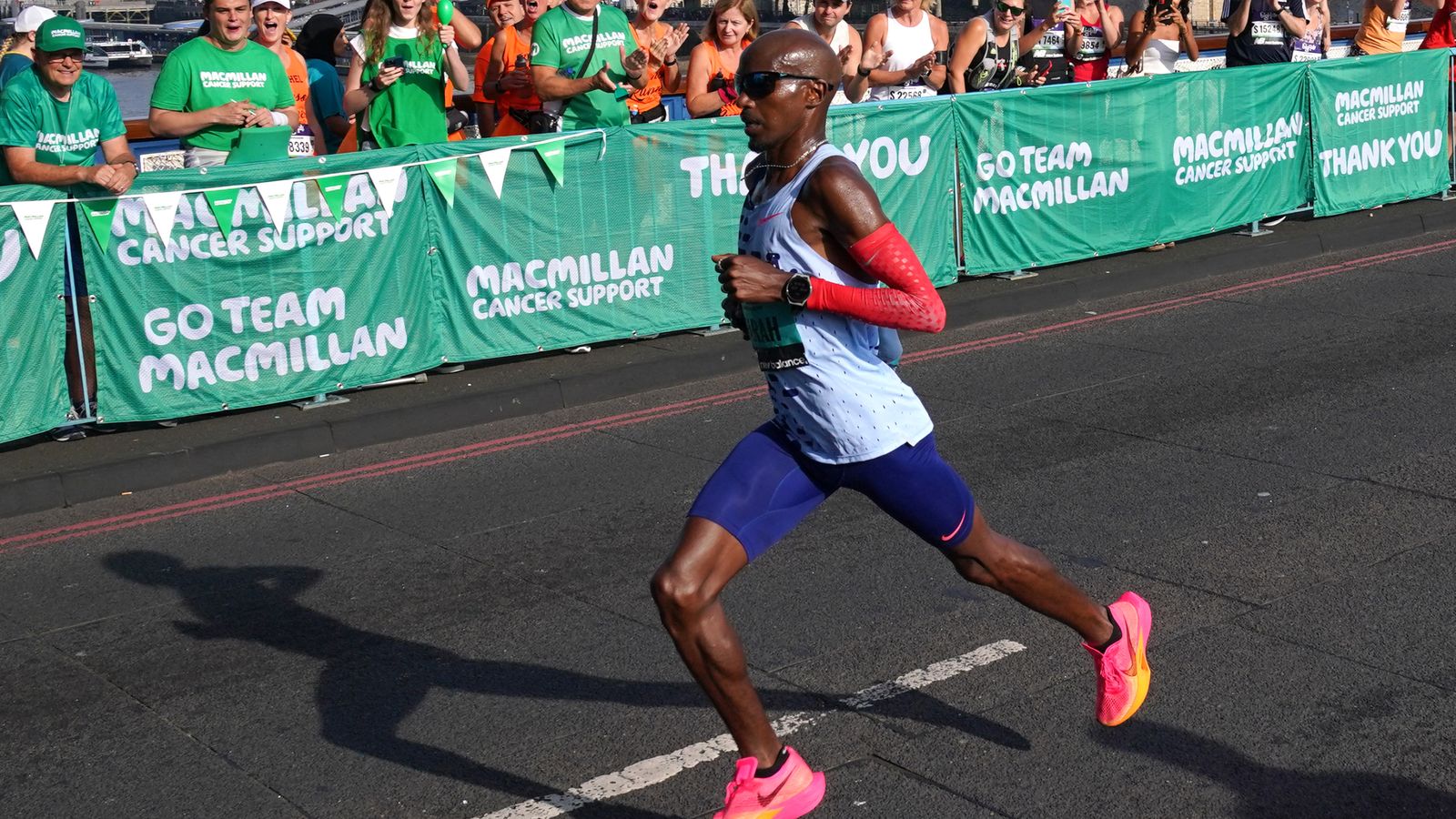 Sir Mo Farah: 'Emotional' farewell to London fans as he runs last-ever ...