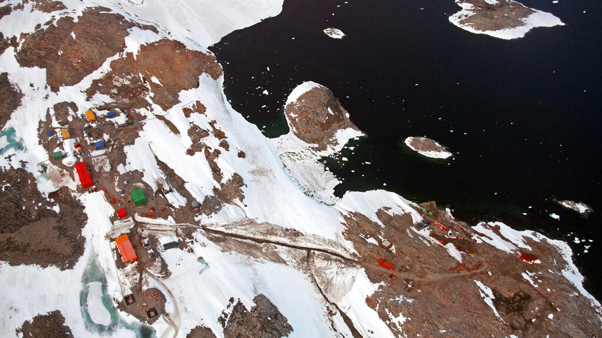 Australian icebreaker en route to Antarctic station to rescue ...