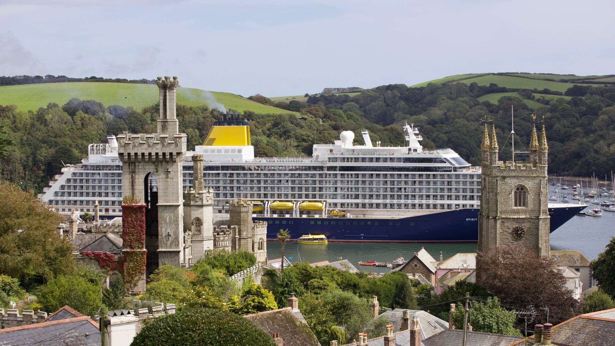 Tiny Cornish port town of Fowey hosts 60,000 tonne cruise ship | UK ...