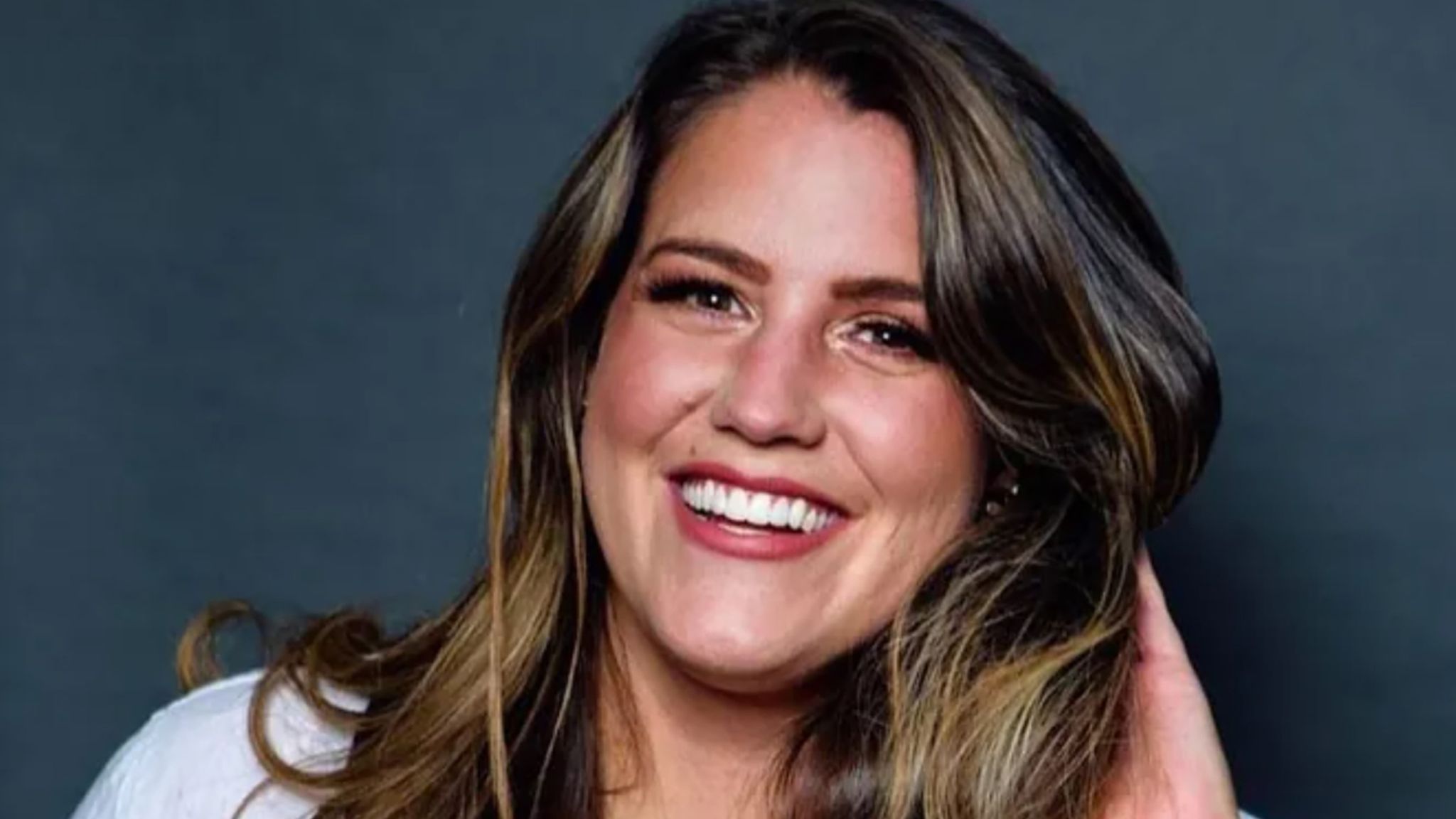 Maddy Anholt: Actress and comedian, 35, dies from 'rare and aggressive' form of brain cancer ...