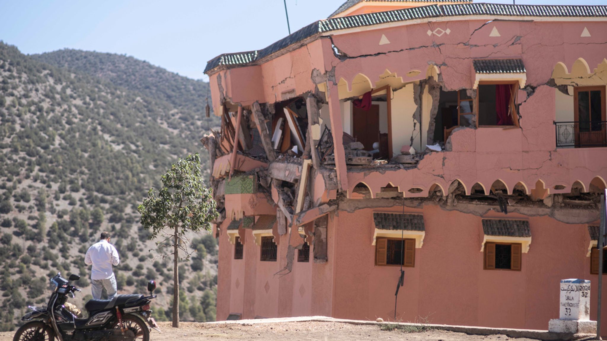 Morocco earthquake: Number of dead rises to 2,000 with more than 1,400 ...