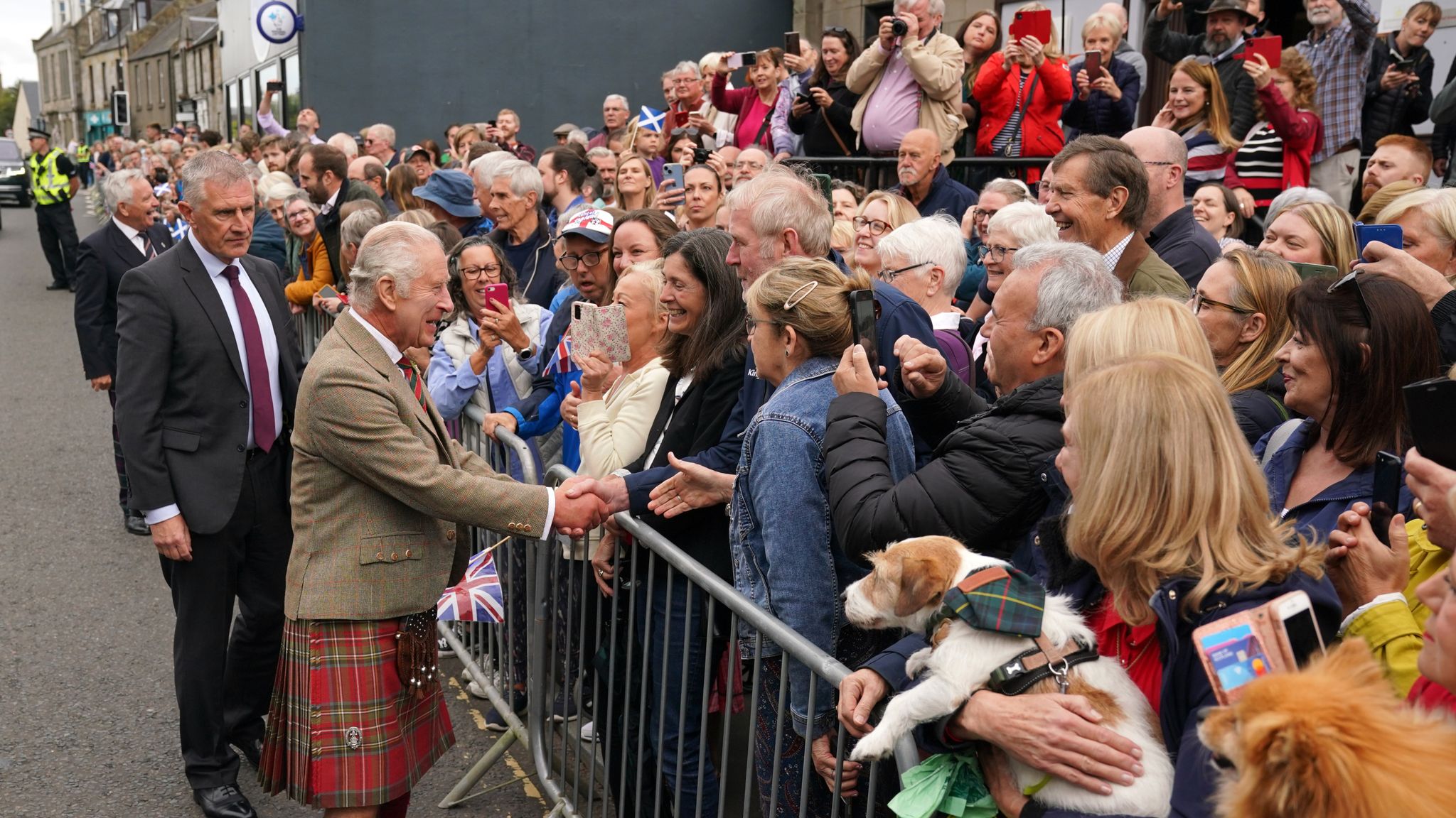 Hundreds line streets in Kinross as King helps mark 40th anniversary of ...