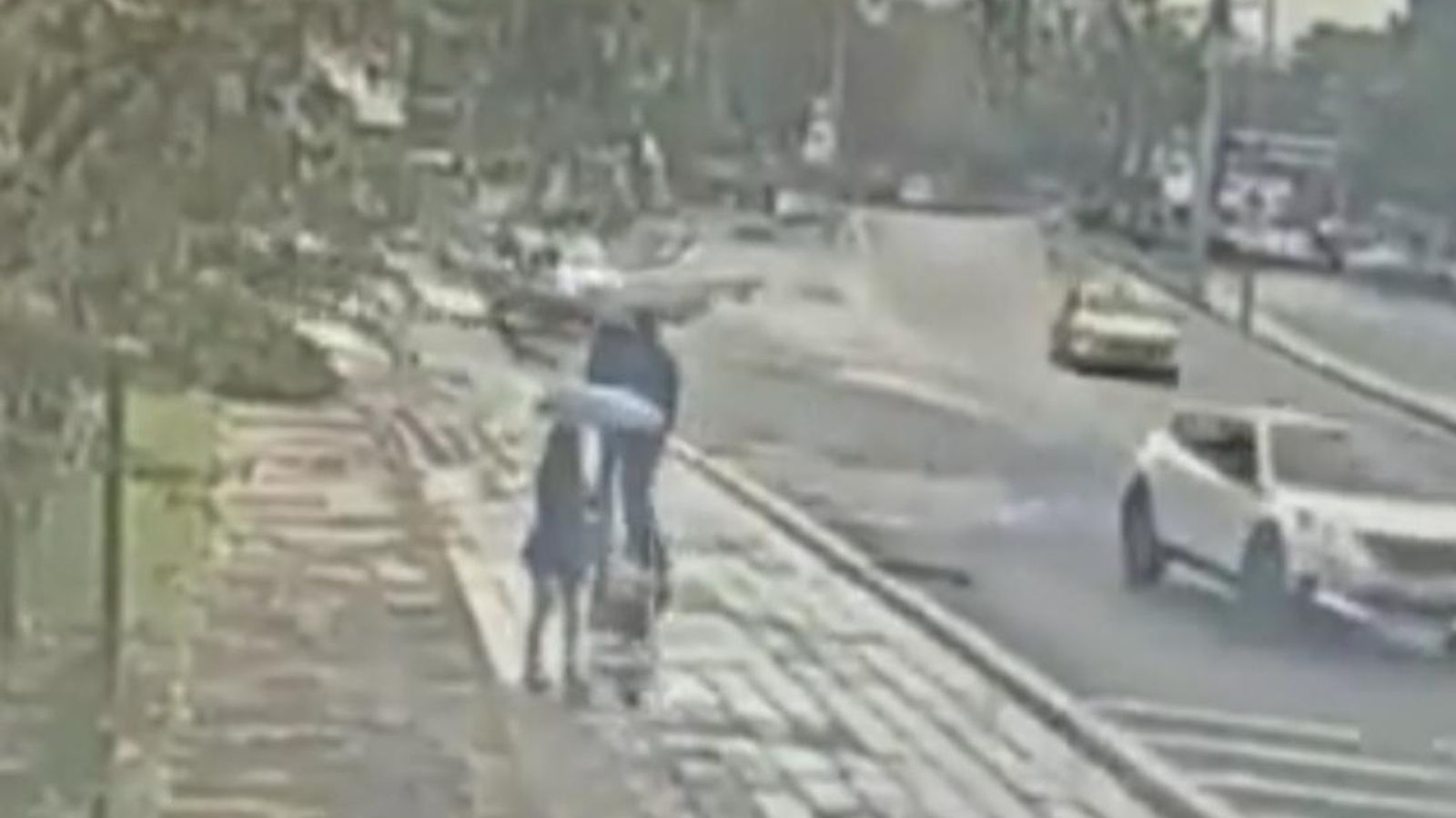 Turkey CCTV: Suicide blast injures police outside government buildings ...