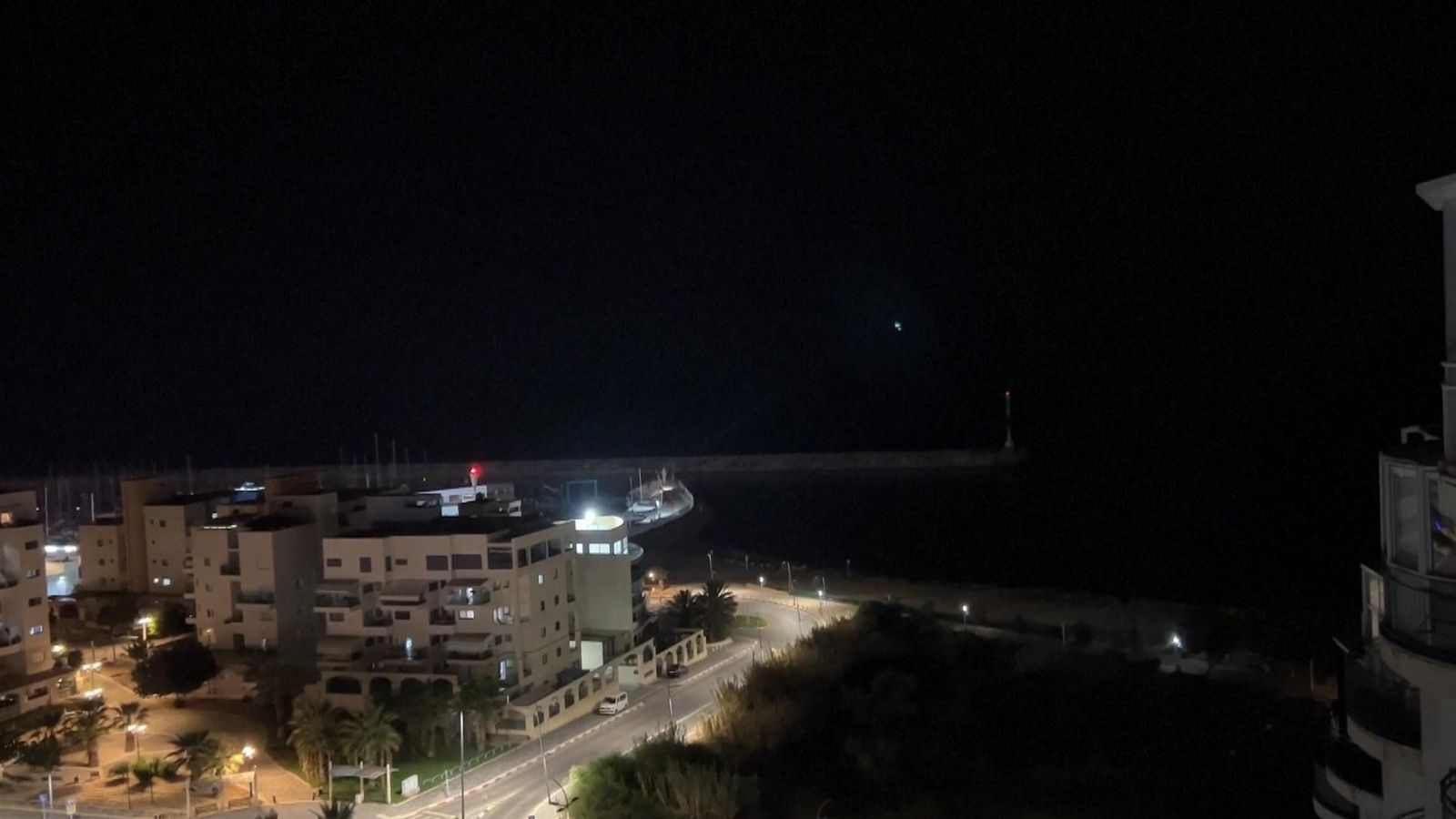 Israel-Hamas war: Sirens and explosion heard in Ashkelon as Israel expands Gaza ground ...