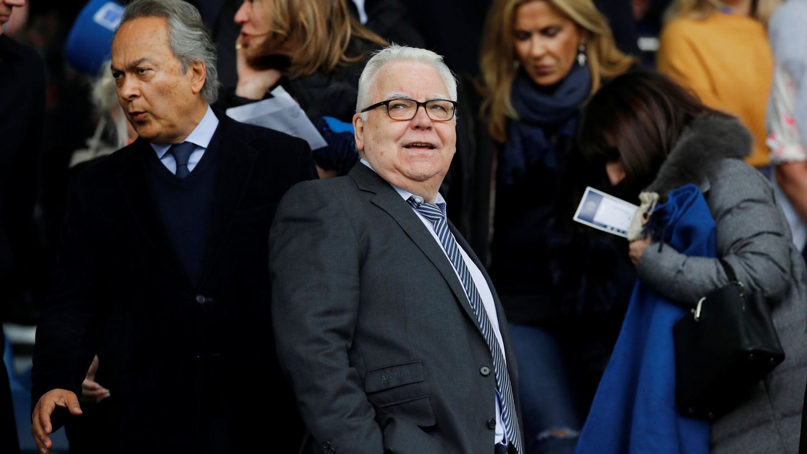 Bill Kenwright: Long-term Everton chairman and West End producer dies ...