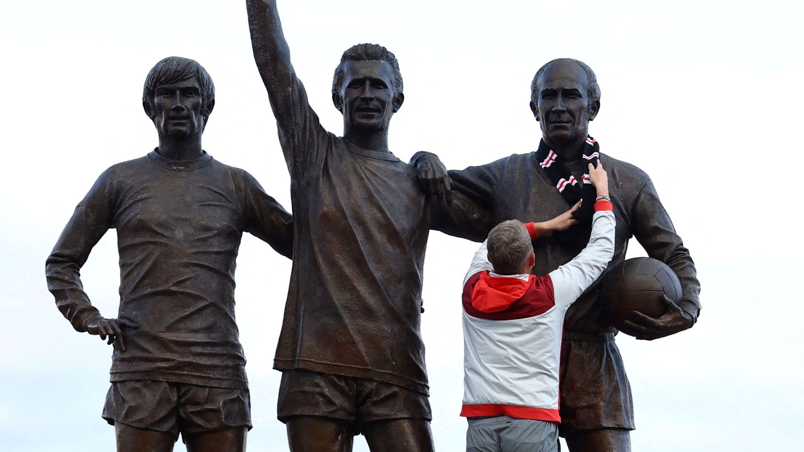 Sir Bobby Charlton died after accidental fall at care home, inquest ...