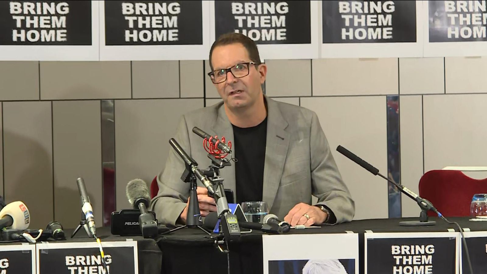 'I should be picking her up from Heathrow': British-Israelis plea as ...