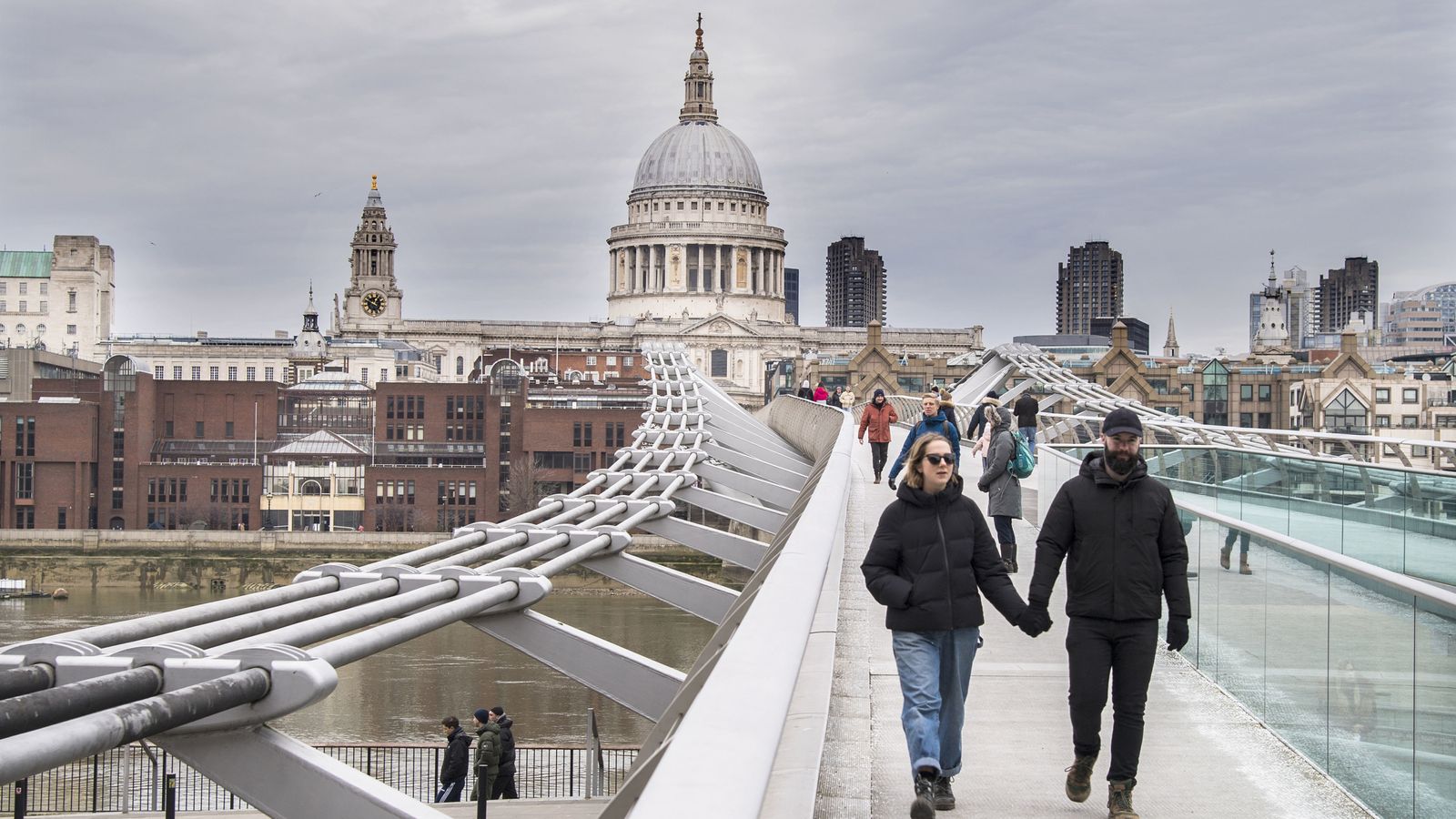 London's Millennium Bridge to close temporarily for urgent maintenance ...