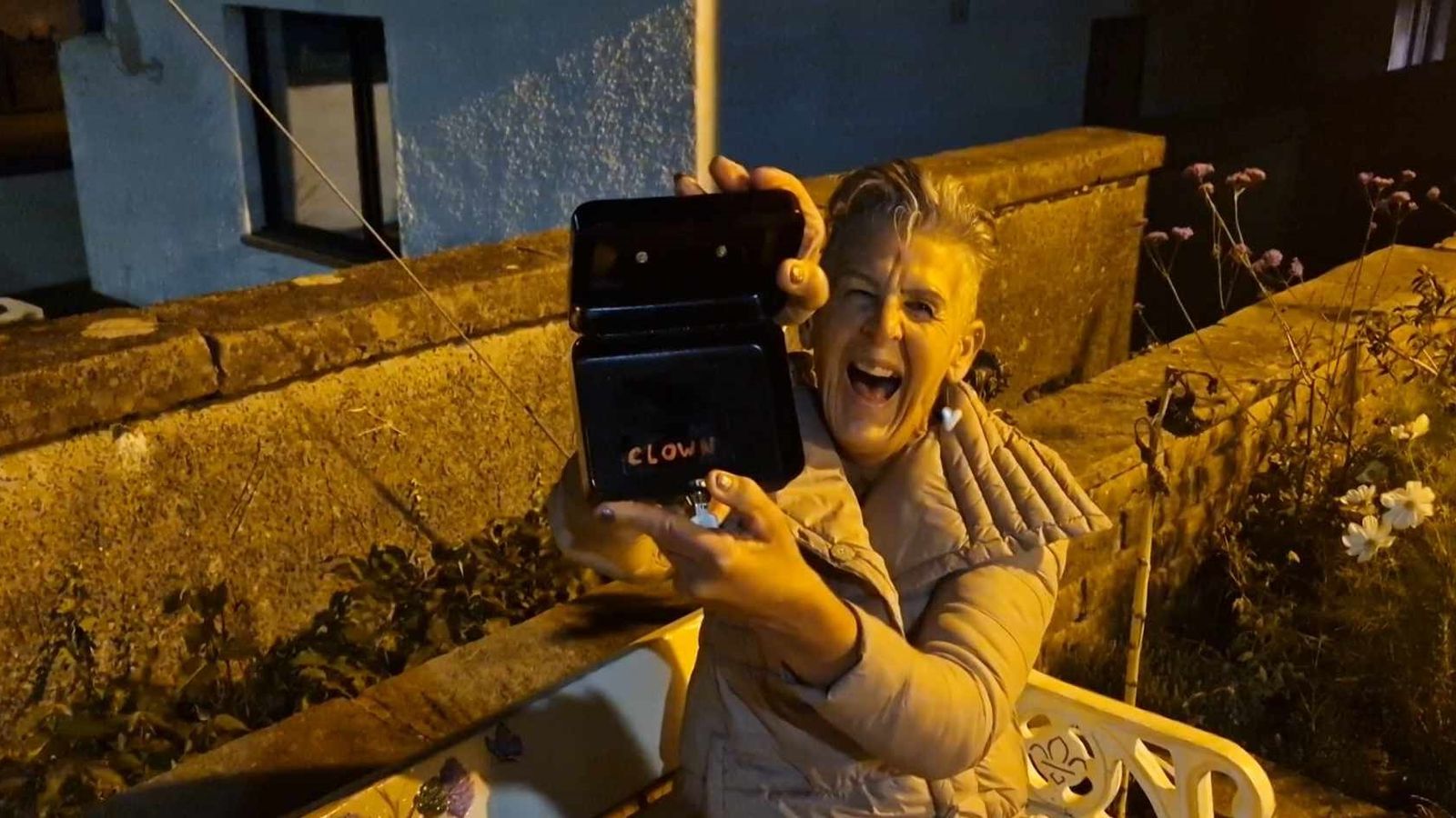 Skelmorlie's Pennywise-style clown is back with a 'message and a game ...