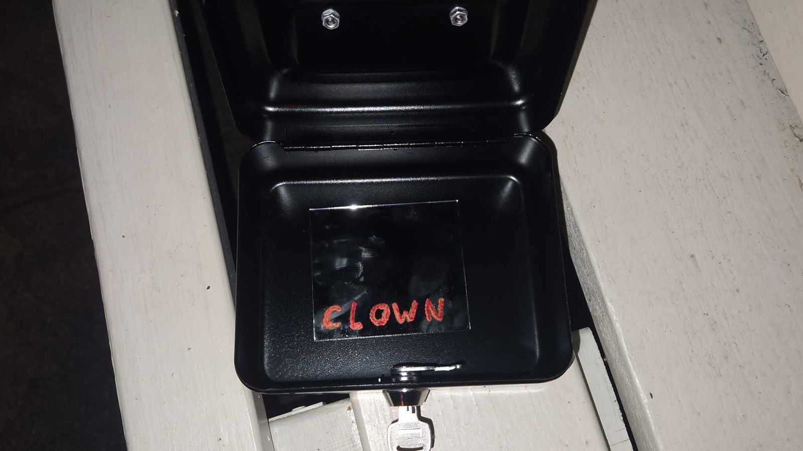 Skelmorlie's Pennywise-style clown is back with a 'message and a game ...