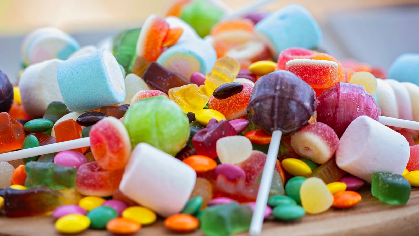 Money blog: The 'least bad' popular sweets - and the ones that 'can ...