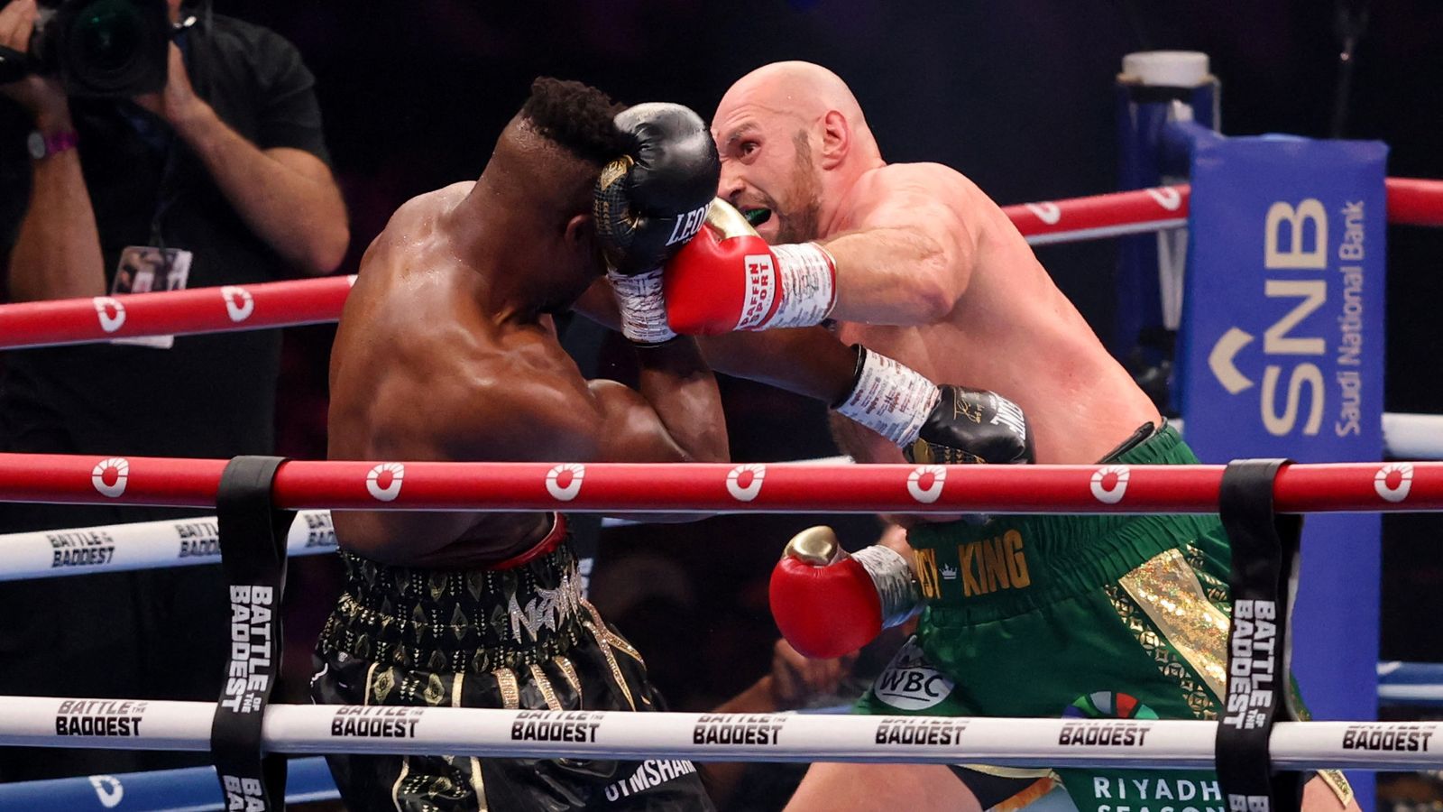 Heavyweight champion Tyson Fury defeats MMA star Francis Ngannou by ...