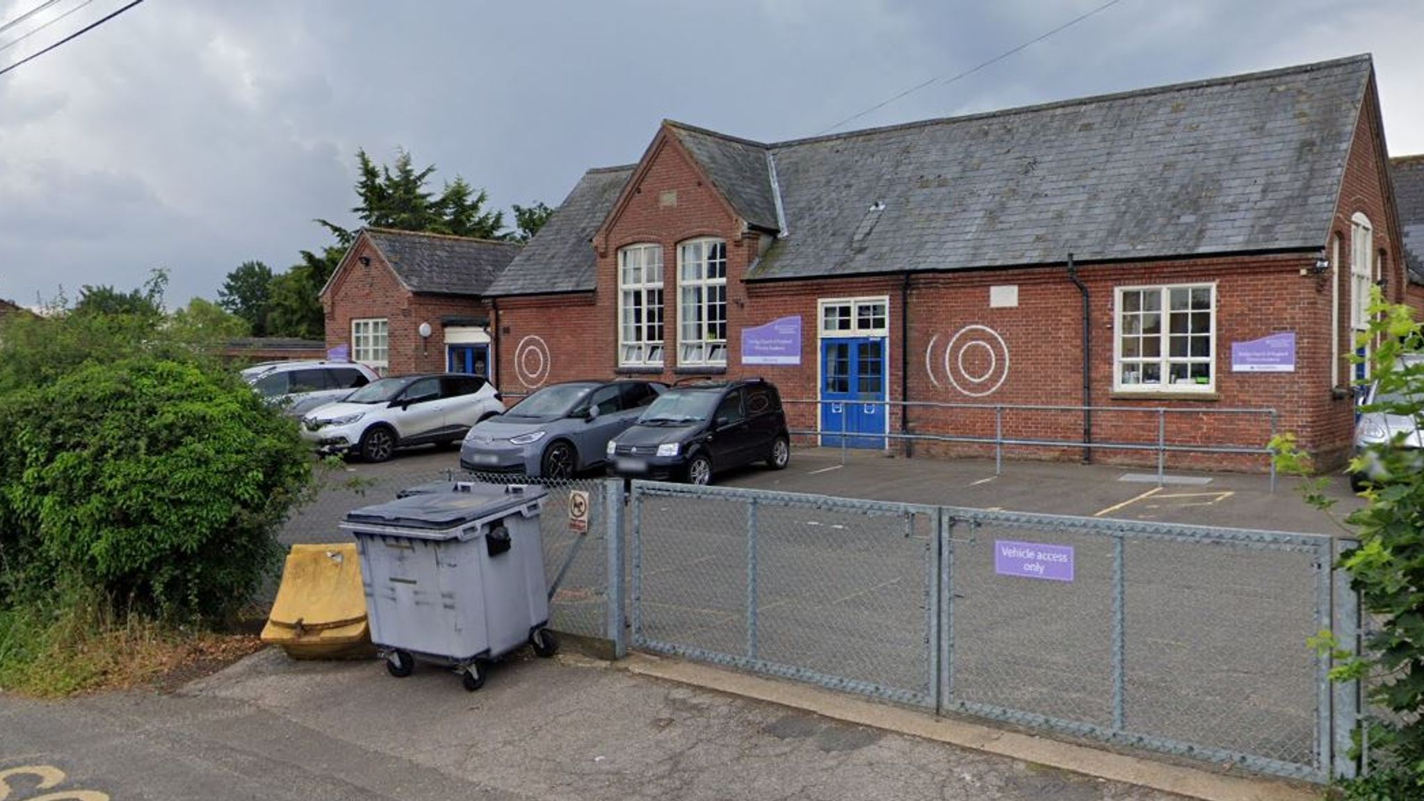 Police shoot dead XL bully in grounds of Norfolk primary school | UK ...