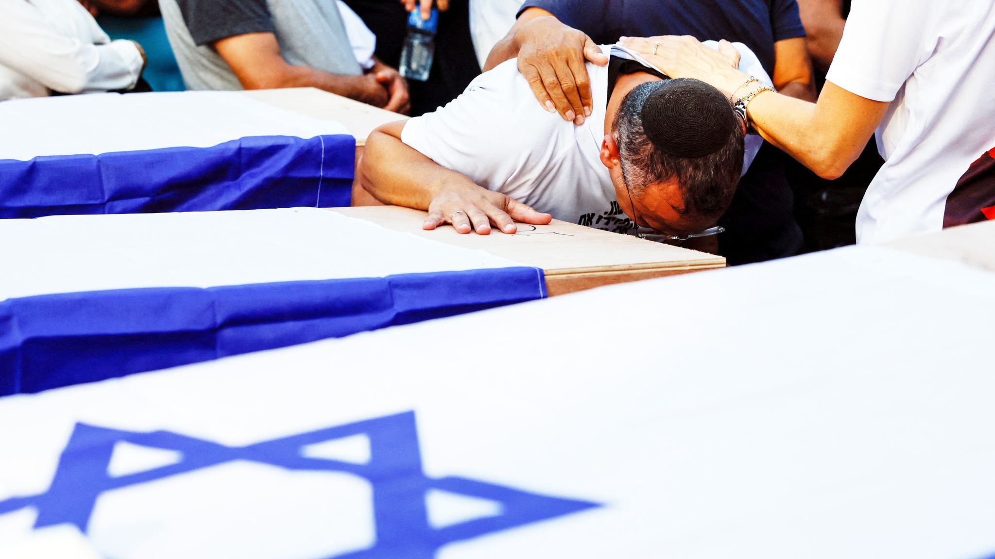 Israel-Hamas war: Family buries British mother and daughters who were ...